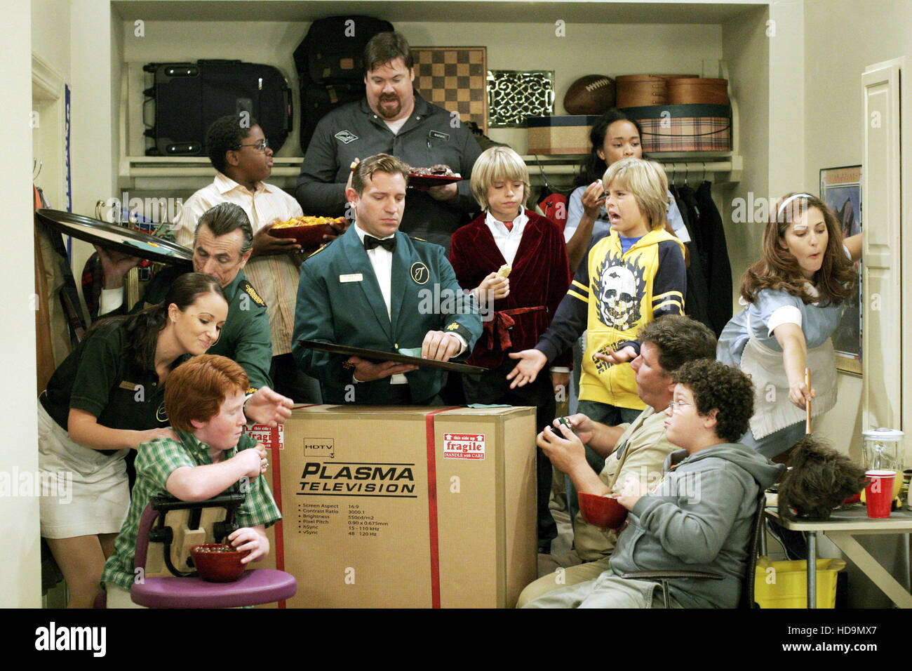 THE SUITE LIFE OF ZACK AND CODY, Cole Sprouse (middle row, 3rd from ...