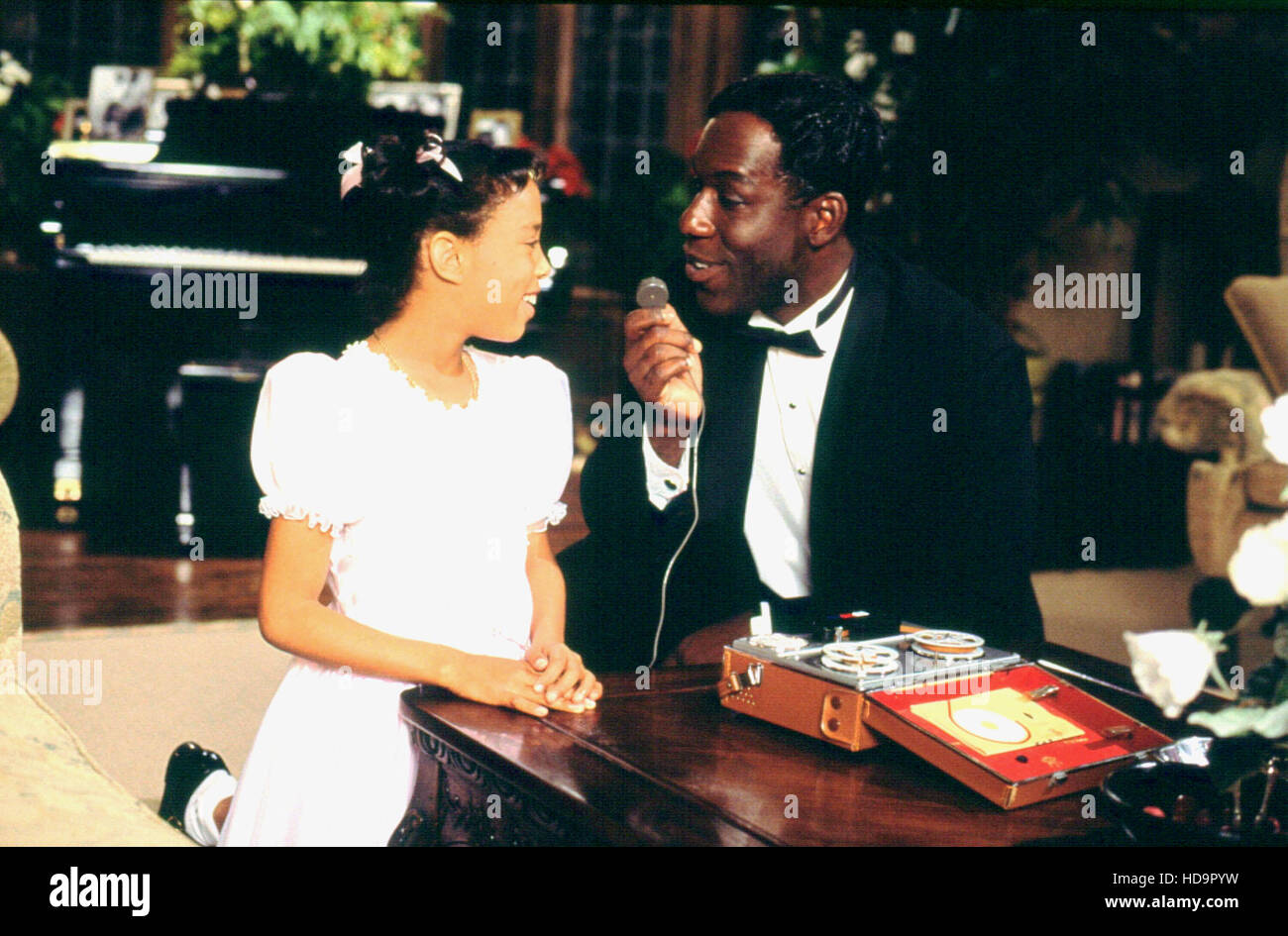 UNFORGETTABLE: THE NATALIE COLE STORY. (l to r): Stephanie Samms as the ...