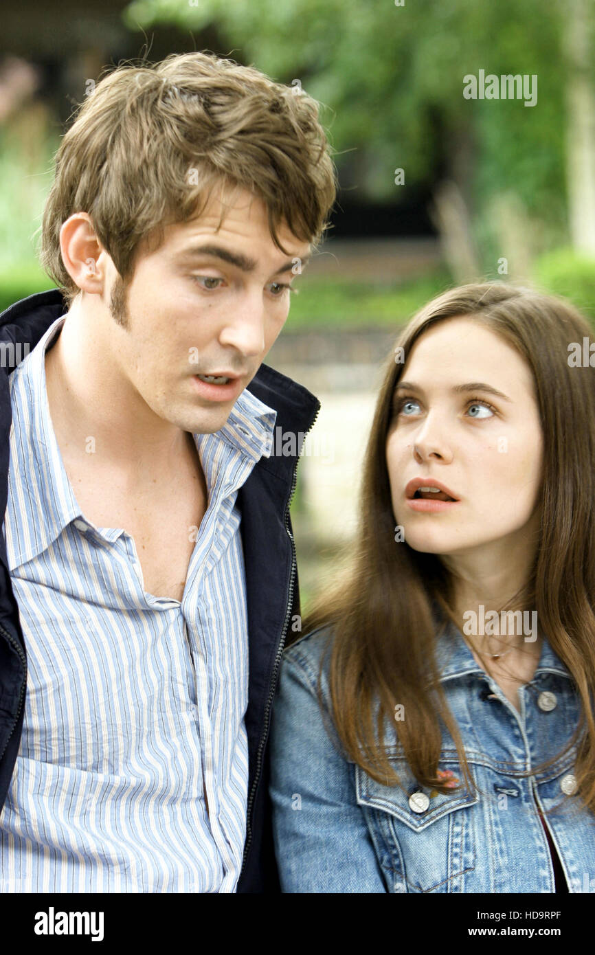 WONDERFALLS, Lee Pace, Caroline Dhavernas, 'Pink Flamingos', 2004-, TM ...