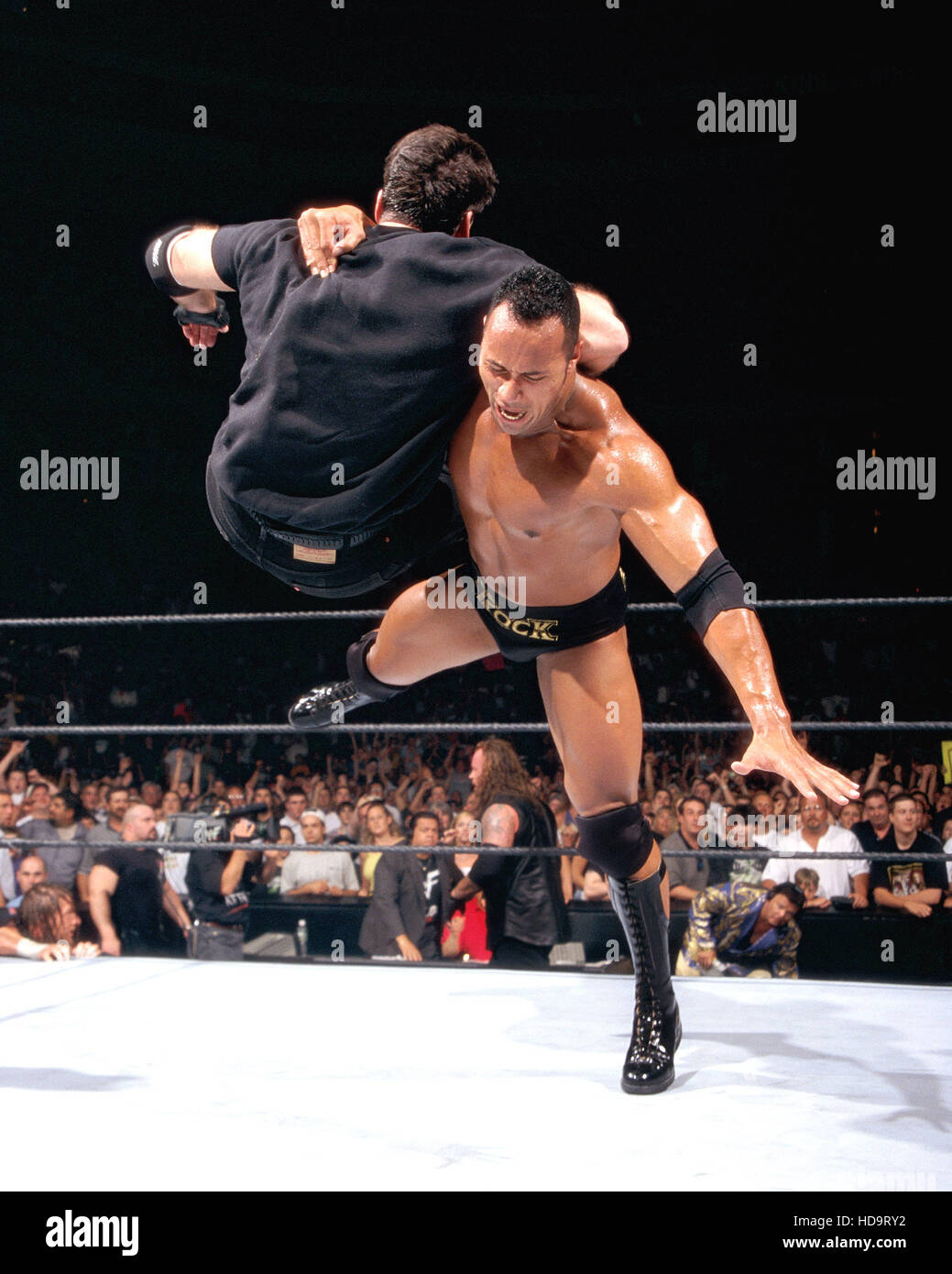 Wrestling ring body slam hi-res stock photography and images - Alamy