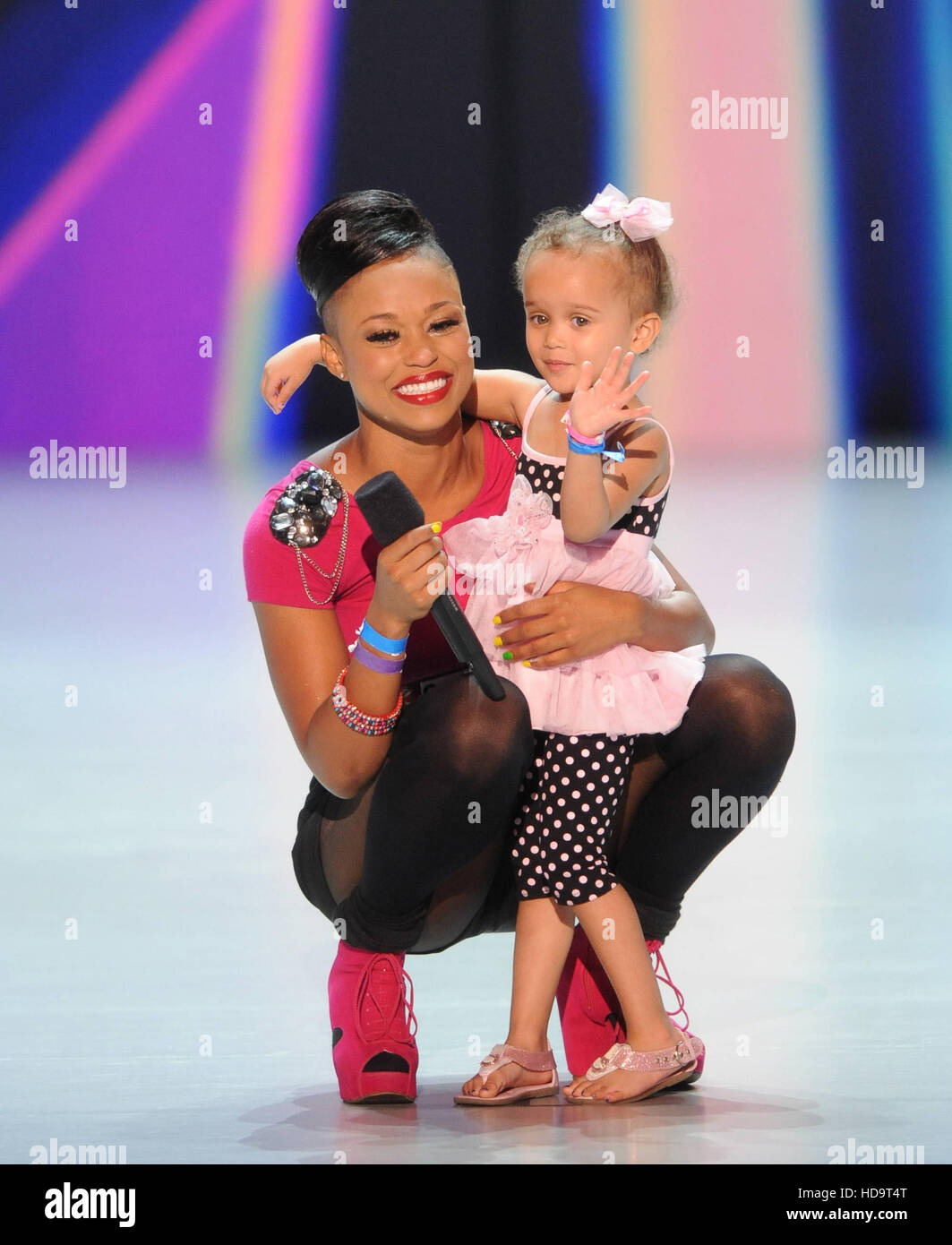THE X FACTOR, contestant Paige Thomas (with her daughter), 'Auditions ...