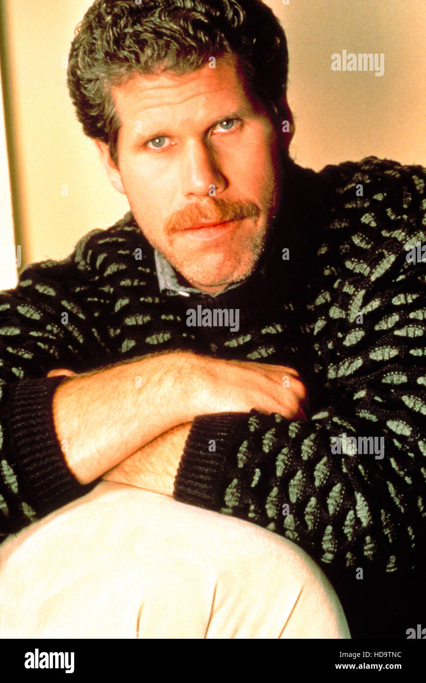 BEAUTY & THE BEAST, Ron Perlman, 1987-90. 1988 Stock Photo - Alamy