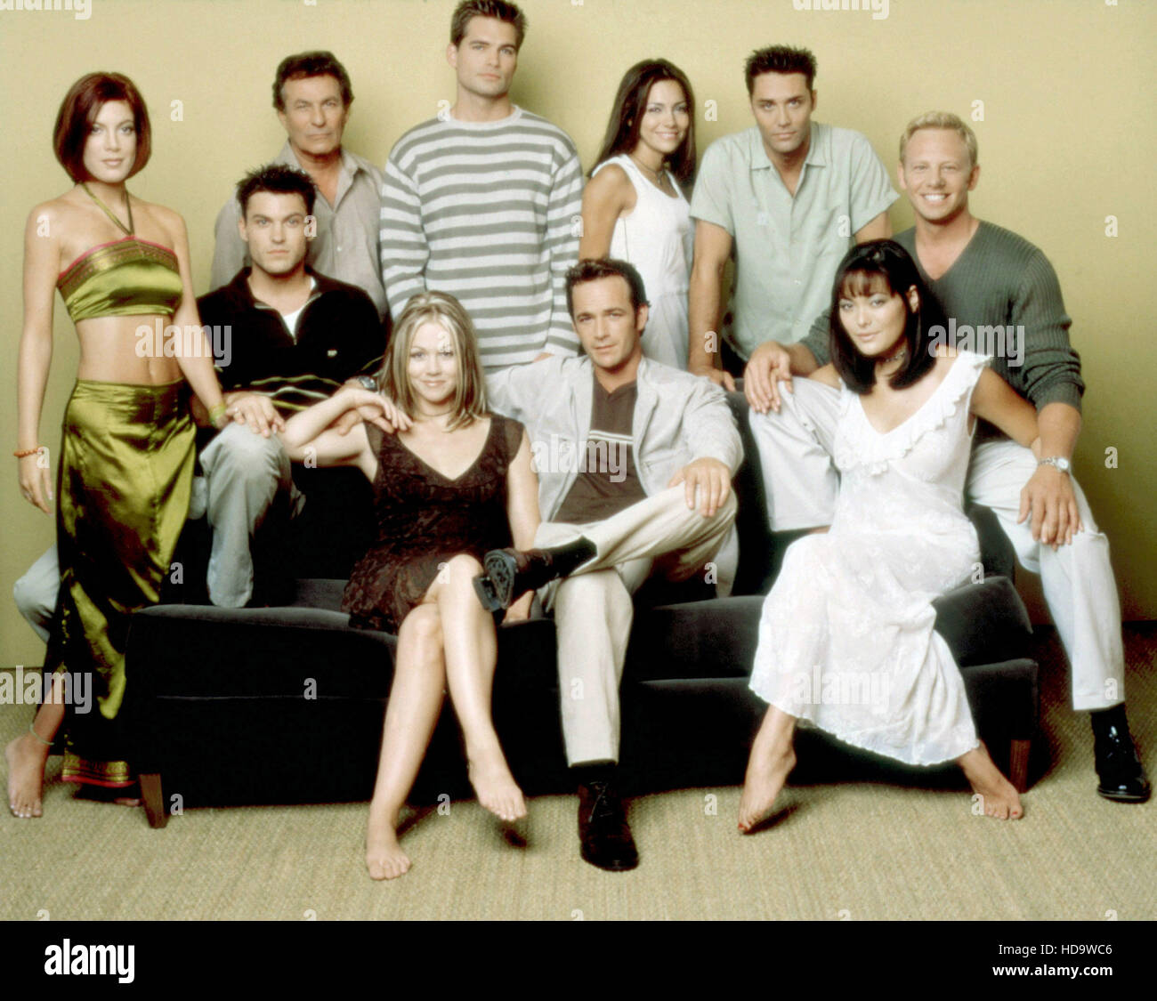BEVERLY HILLS 90210, (standing, from left): Tori Spelling, Joe E. Tata ...