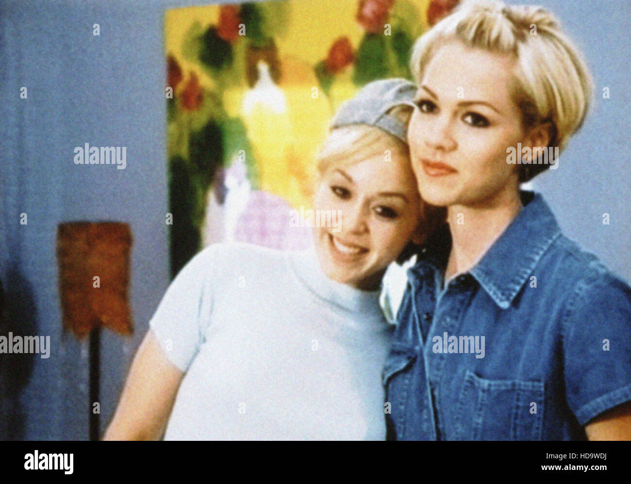 BEVERLY HILLS 90210, (from left): Paige Moss, Jennie Garth, (Season 6 ...