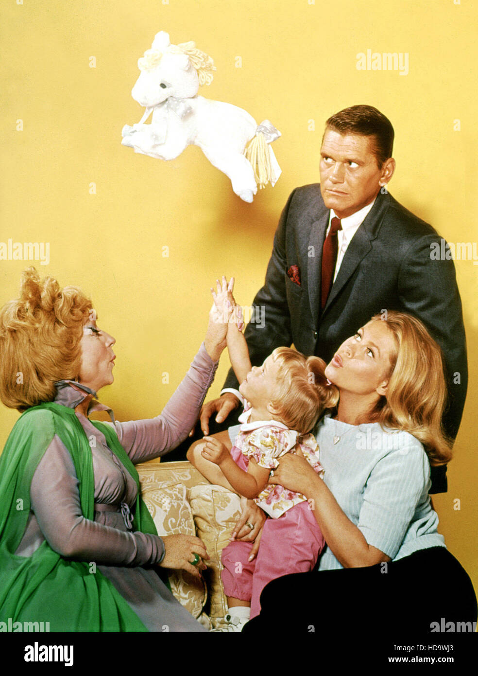 BEWITCHED, Agnes Moorehead, Dick York, Diane/Erin Murphy, Elizabeth ...