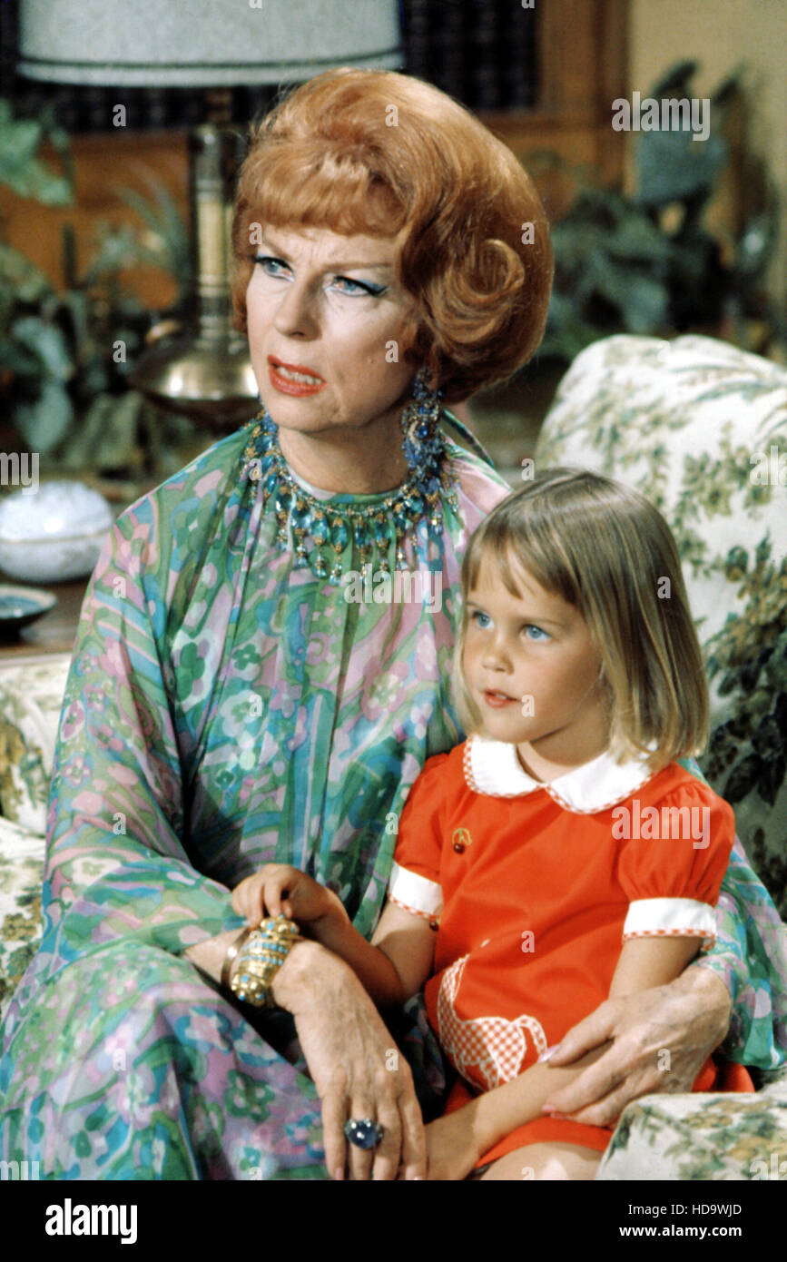 Agnes moorehead bewitched hi-res stock photography and images - Alamy
