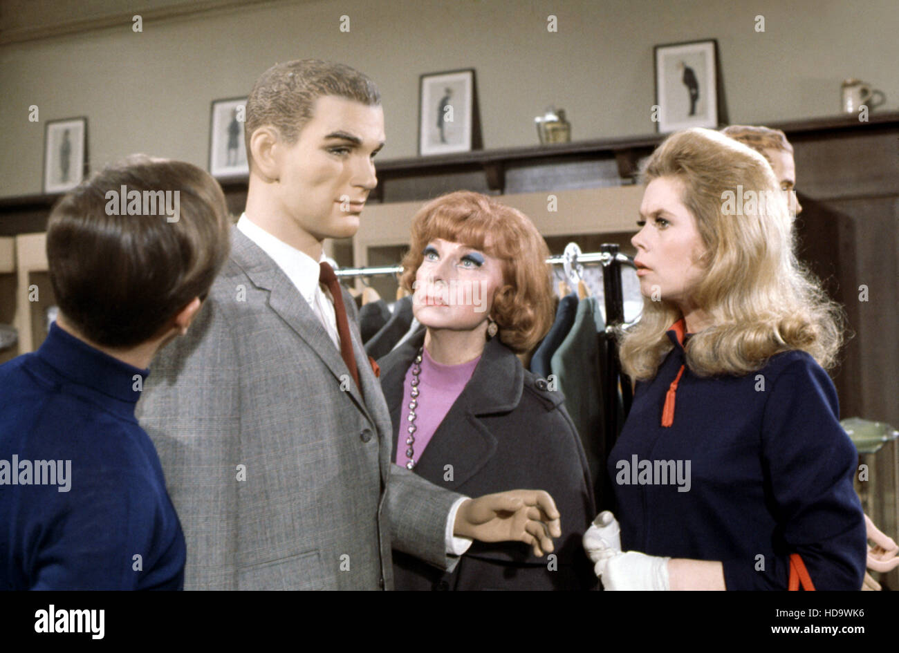 Bewitched elizabeth montgomery agnes hi-res stock photography and ...