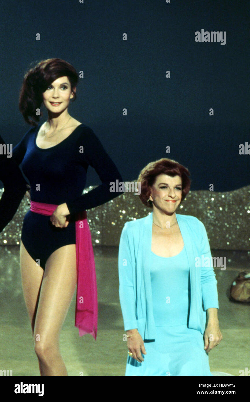 BLANSKY'S BEAUTIES, right: Nancy Walker, 1977 Stock Photo - Alamy