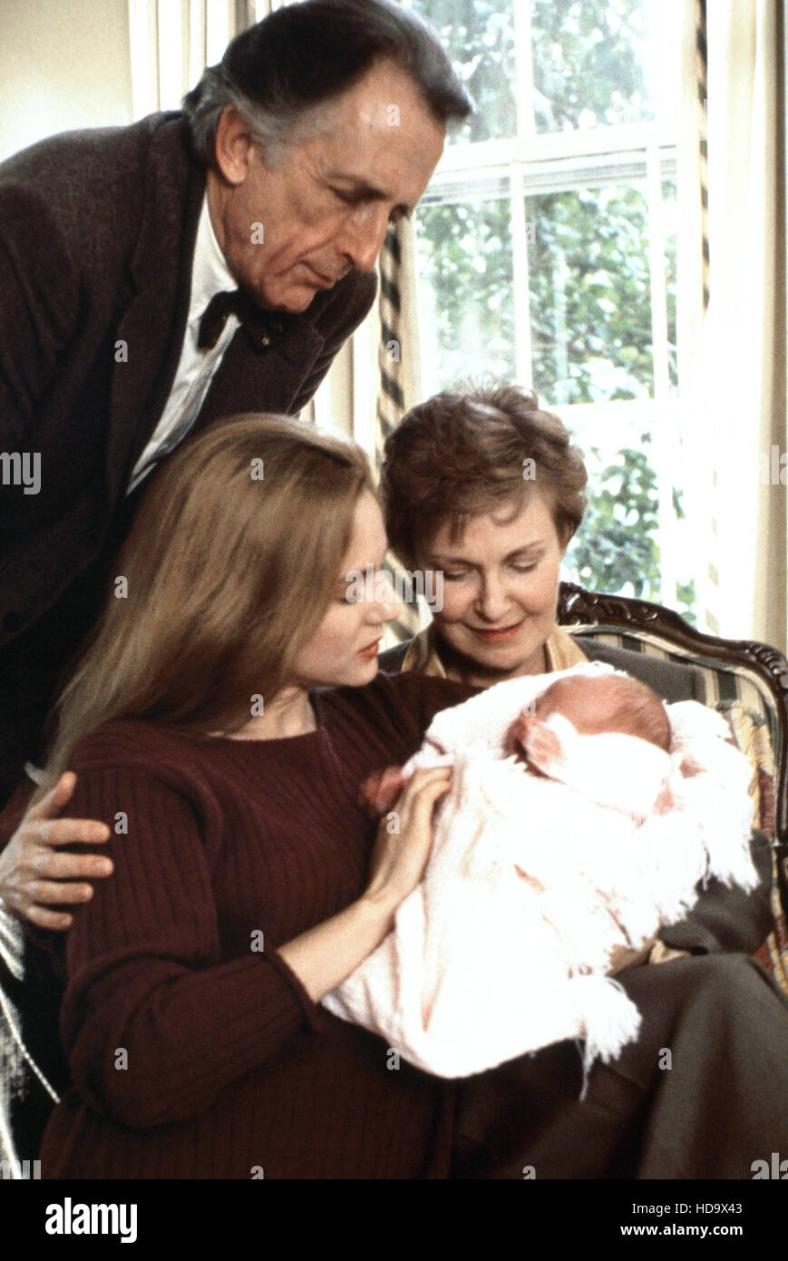 BLIND SPOT, from left: Fritz Weaver, Laura Linney, Joanne Woodward ...