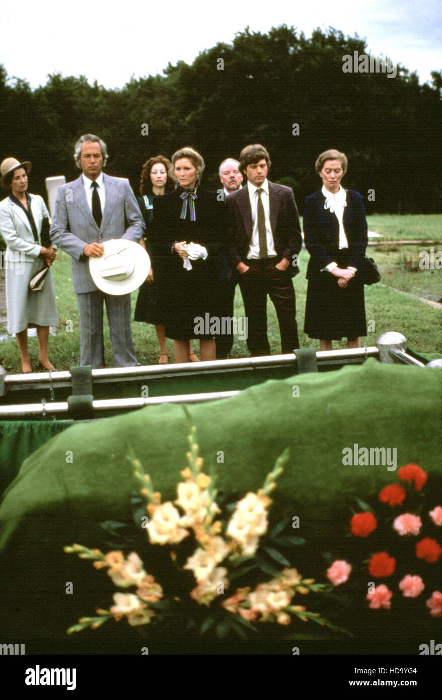 DALLAS, Steve Kanaly, Susan Howard, Priscilla Pointer, 1978-1991 Stock ...