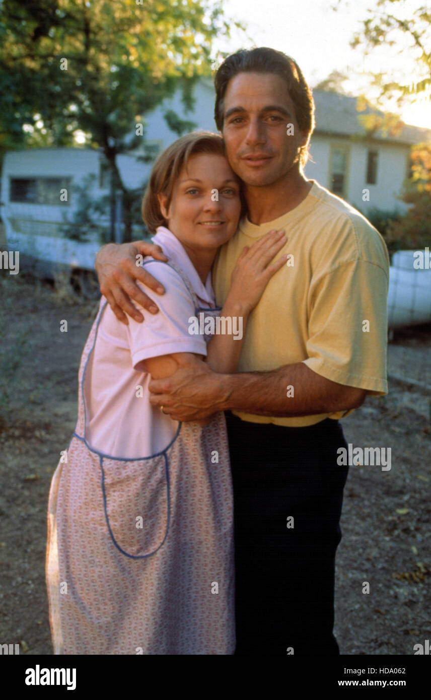 DEADLY WHISPERS, Tony Danza, Pamela Reed, 1995 Stock Photo - Alamy