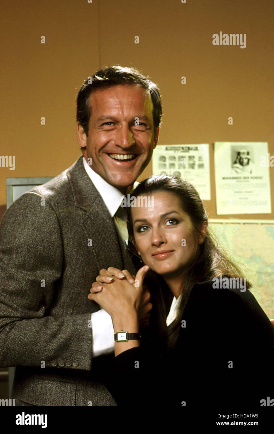 HILL STREET BLUES, Daniel J. Travanti, Veronica Hamel, 1981-1987. © NBC ...
