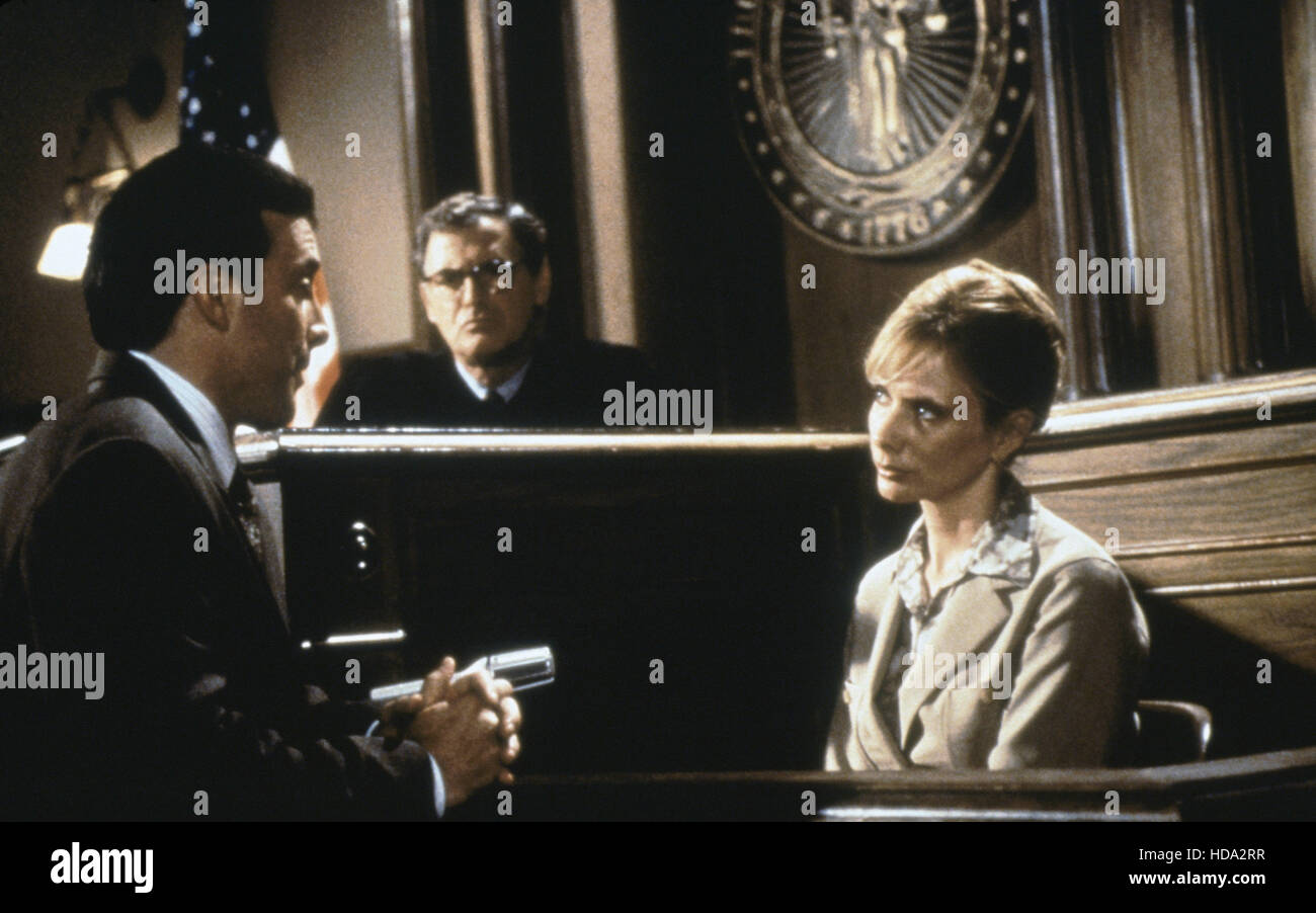 I KNOW WHAT YOU DID, Ken Ryan (center), Rosanna Arquette (right), 1998 ...
