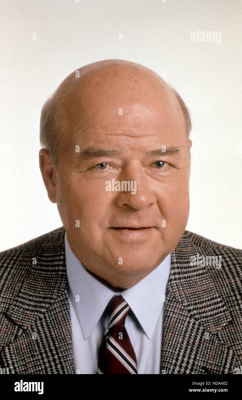 MACGYVER, Dana Elcar, Season 2, 1986. 1985 - 1992. (c) Paramount ...