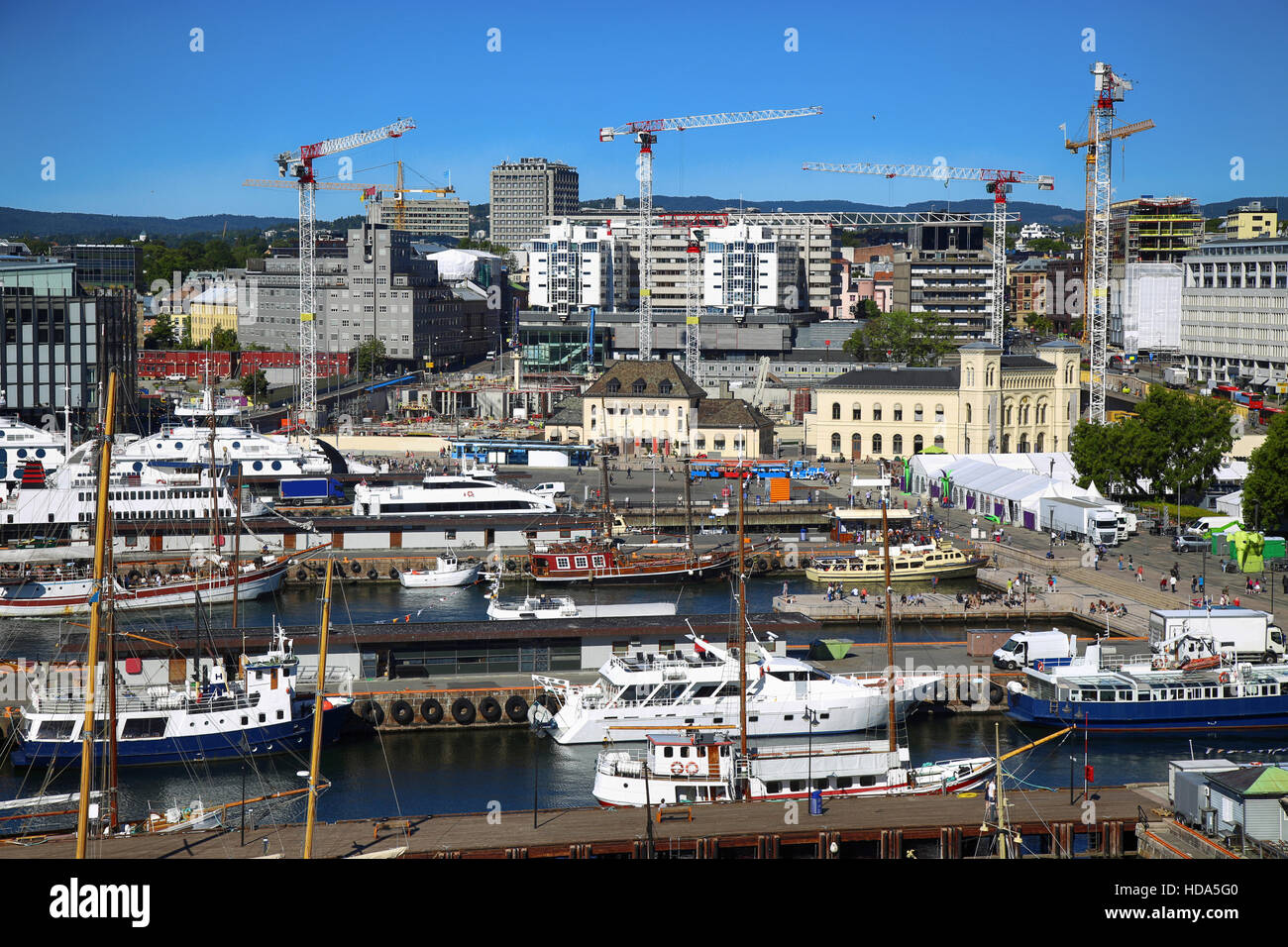 Rådhus dock oslo hi-res stock photography and images - Alamy