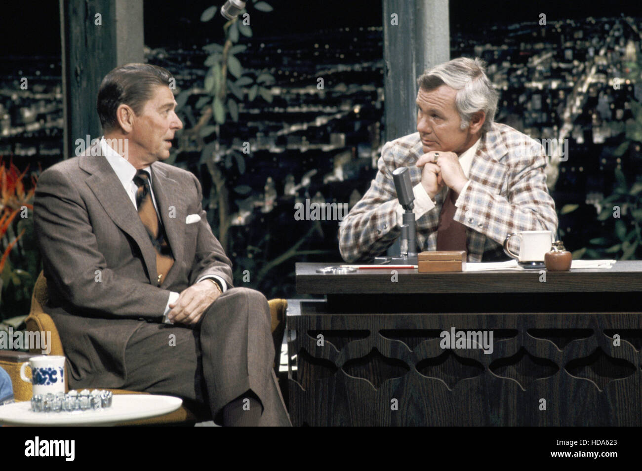 THE TONIGHT SHOW STARRING JOHNNY CARSON, (from left): Ronald Reagan ...