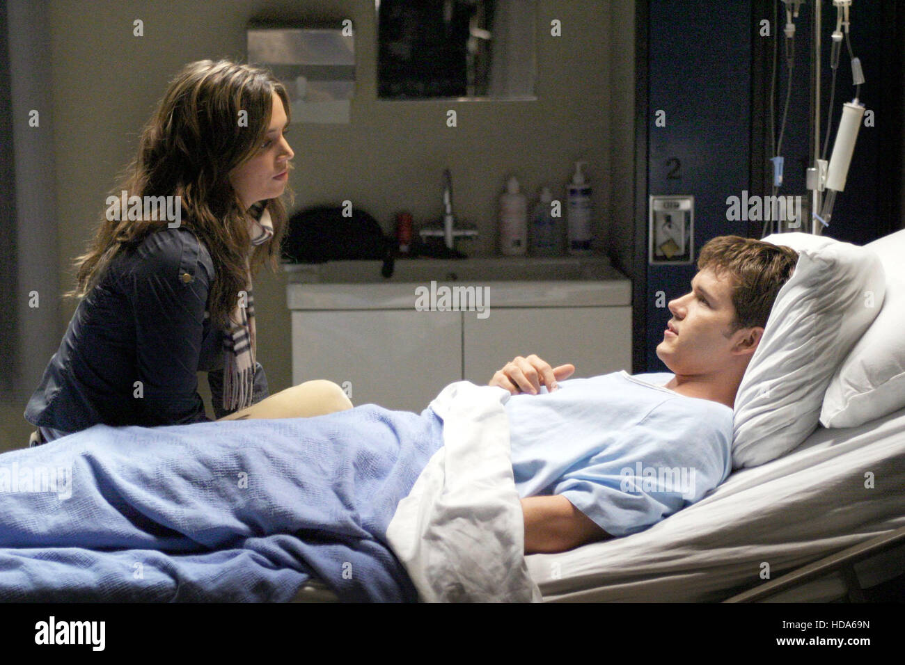 TRU CALLING, ('Closure', Season 1), Eliza Dushku, Ryan Kwanten, 2003-05 ...