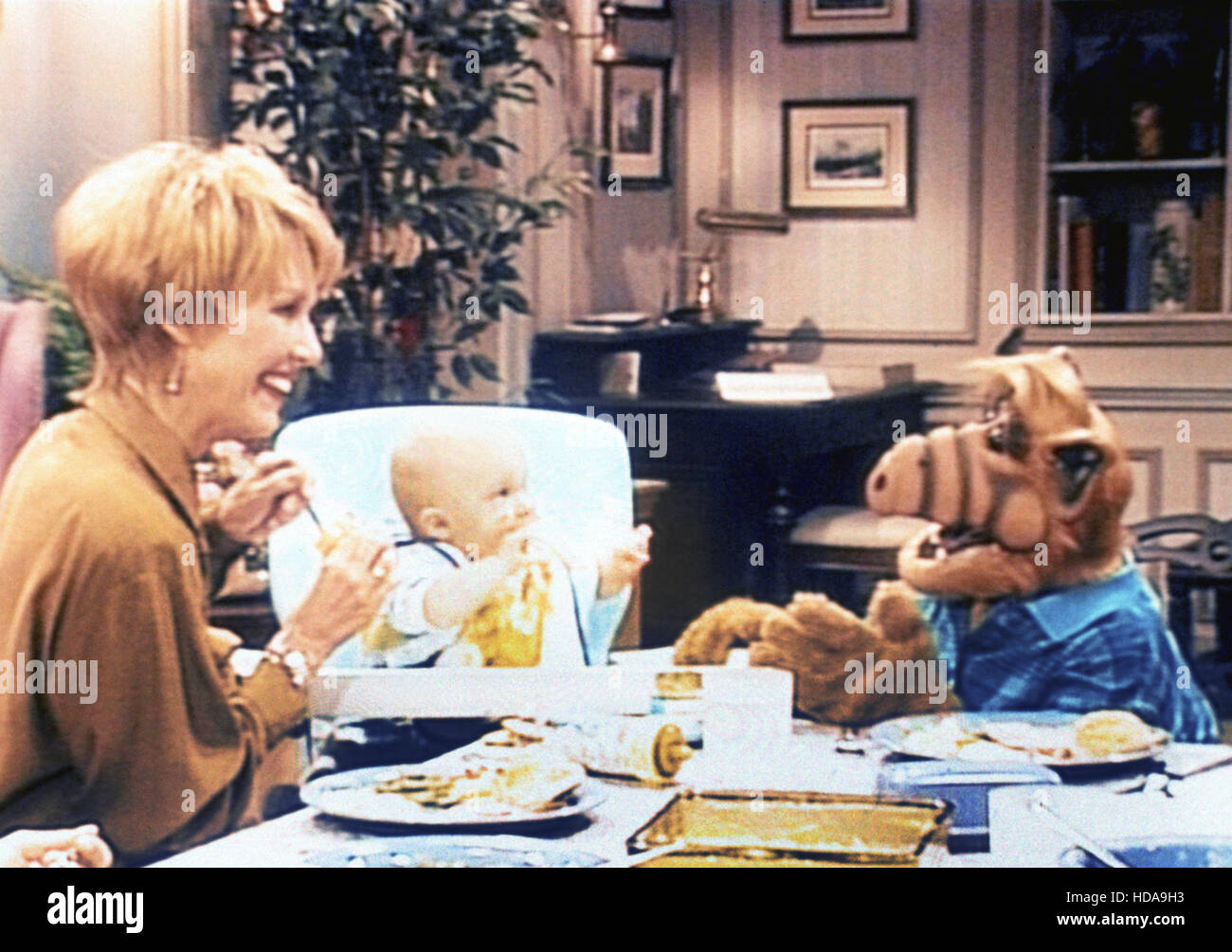 ALF, (from left): Anne Schedeen, Alf, 1986-90. © Alien Productions ...