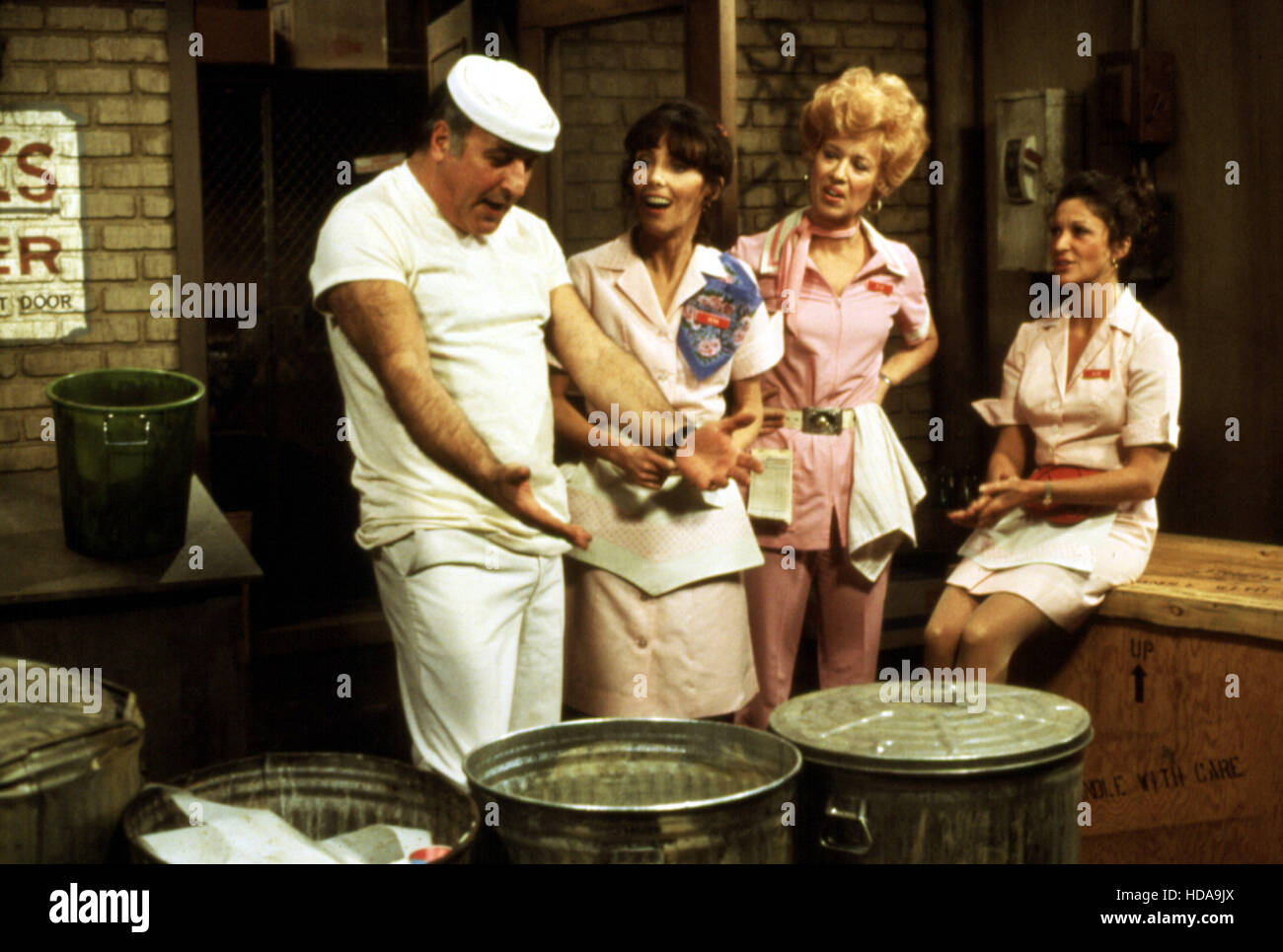 ALICE, Vic Tayback, Beth Howland, Polly Holliday, Linda Lavin, 1976 ...