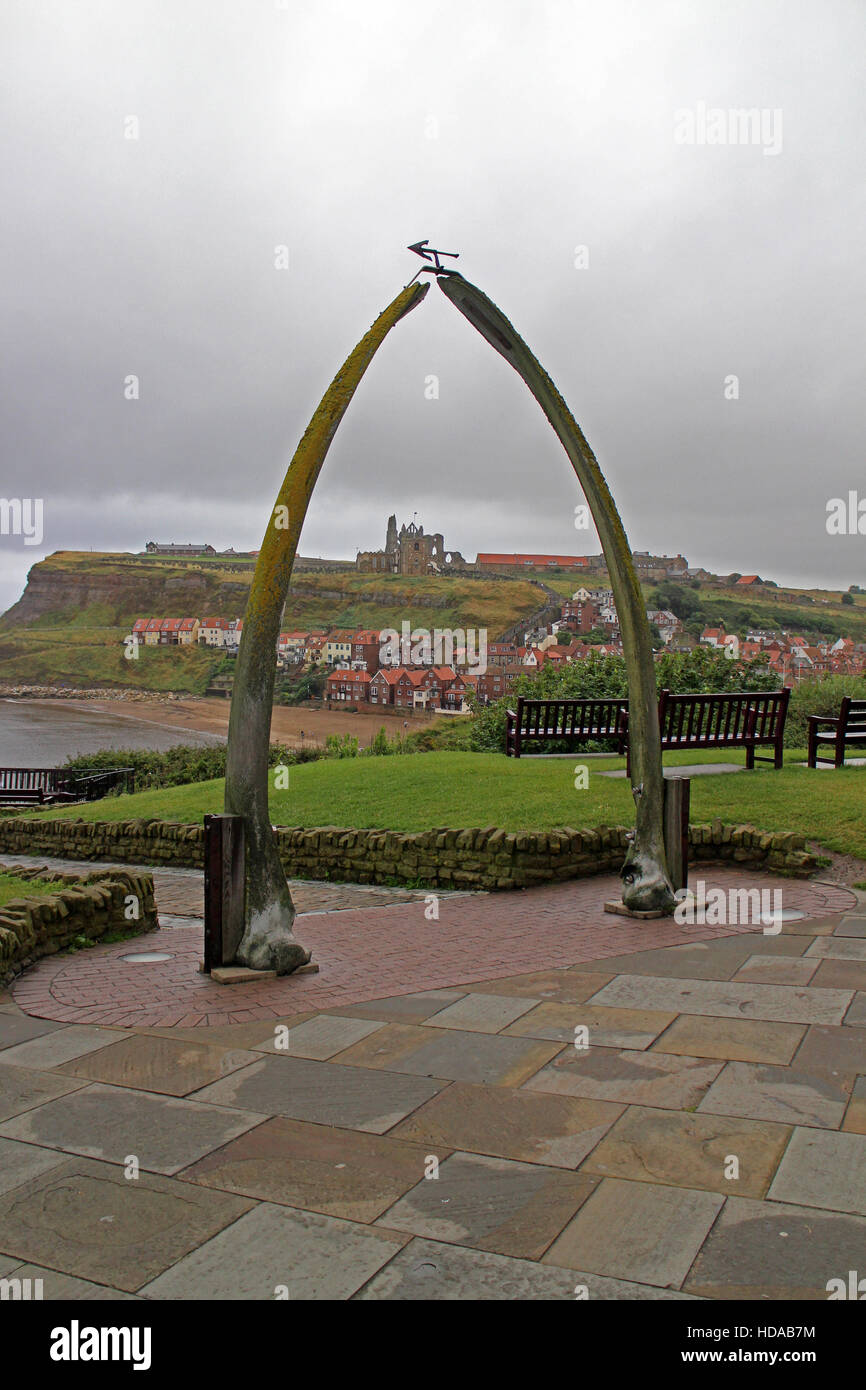 Whitby whalebone arch and Abbey Stock Photo - Alamy