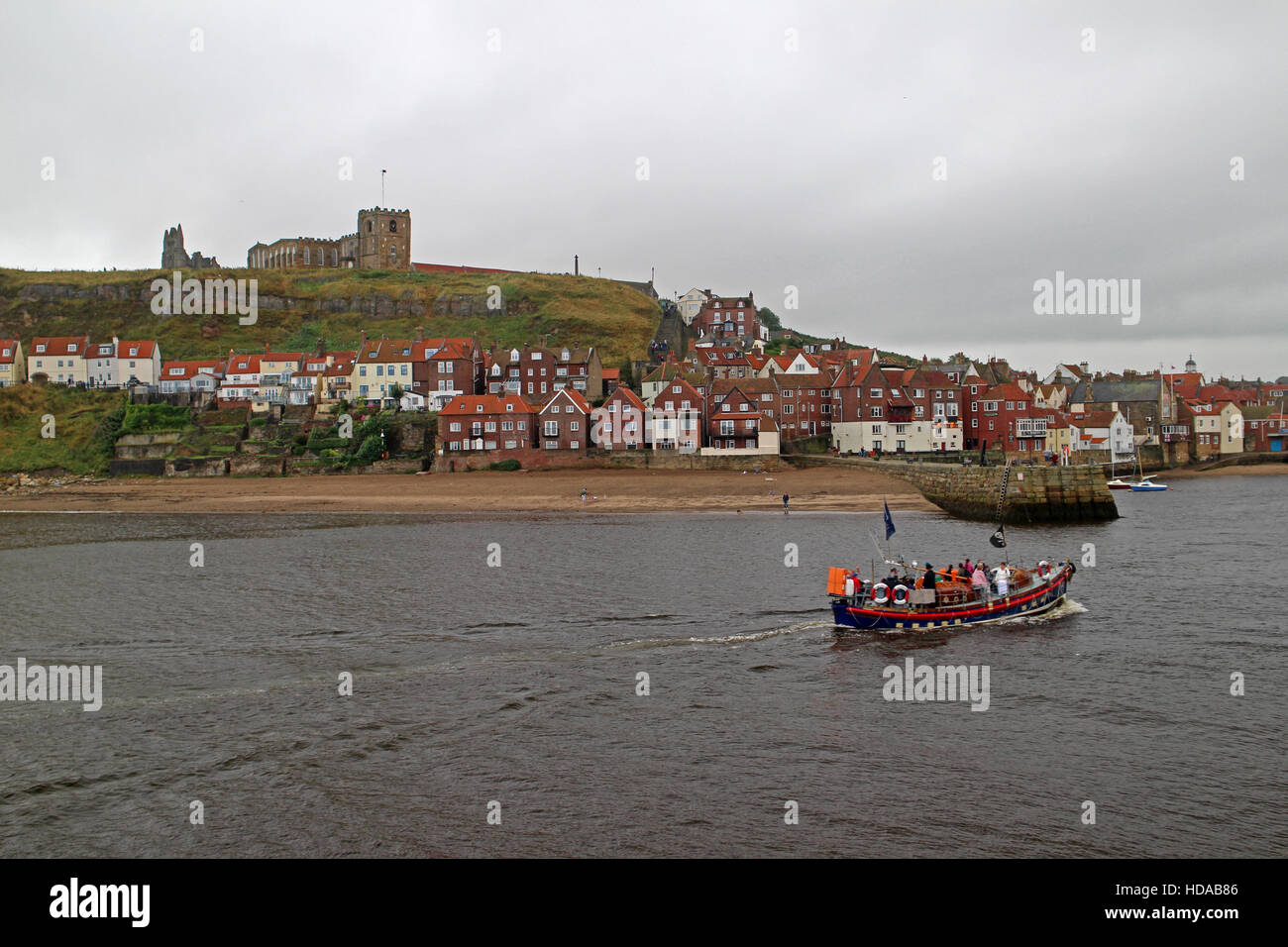 Visiting whitby hi-res stock photography and images - Alamy