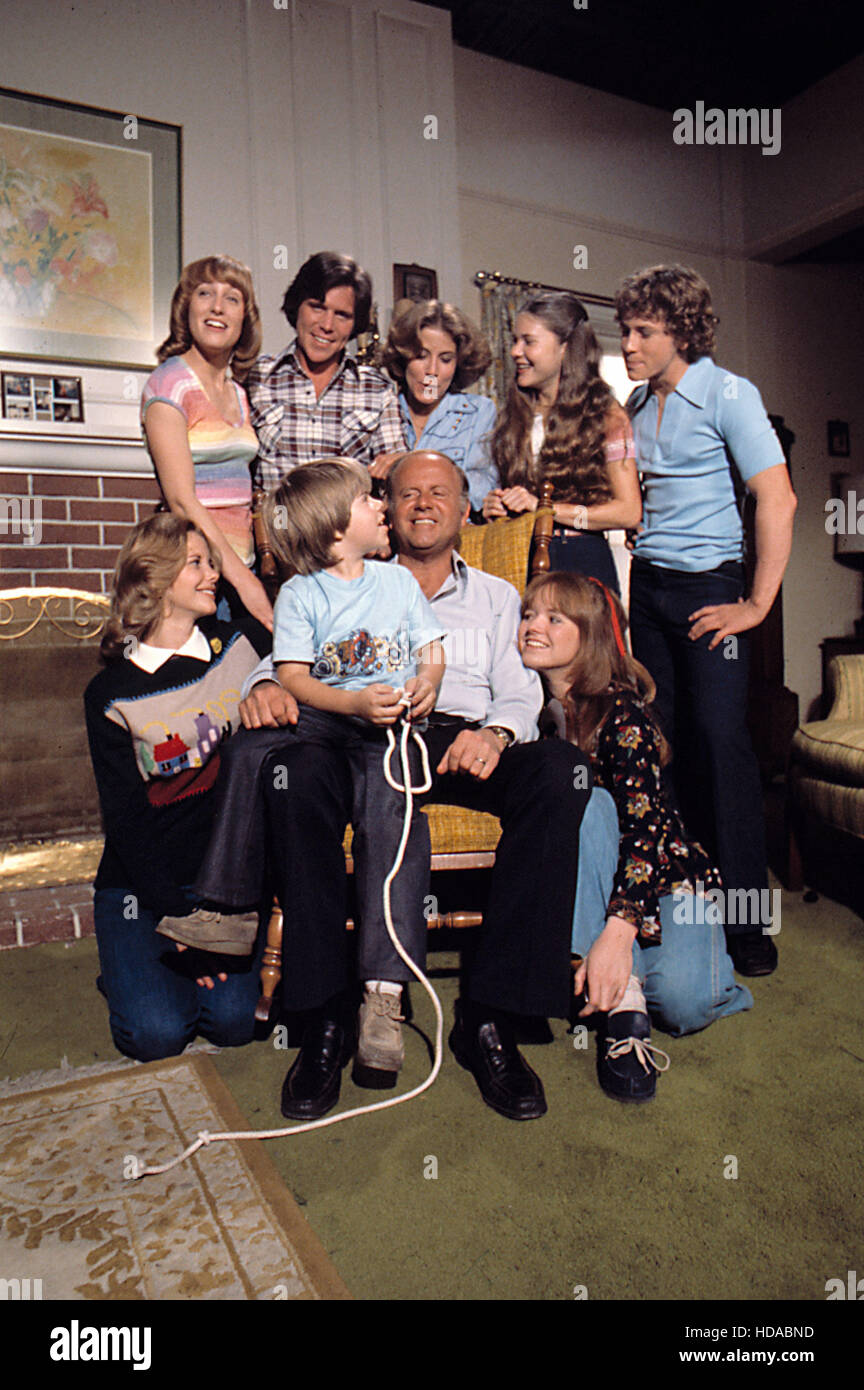 EIGHT IS ENOUGH, (Top, L-R) Laurie Walters, Grant Goodeve, Lani O'Grady ...