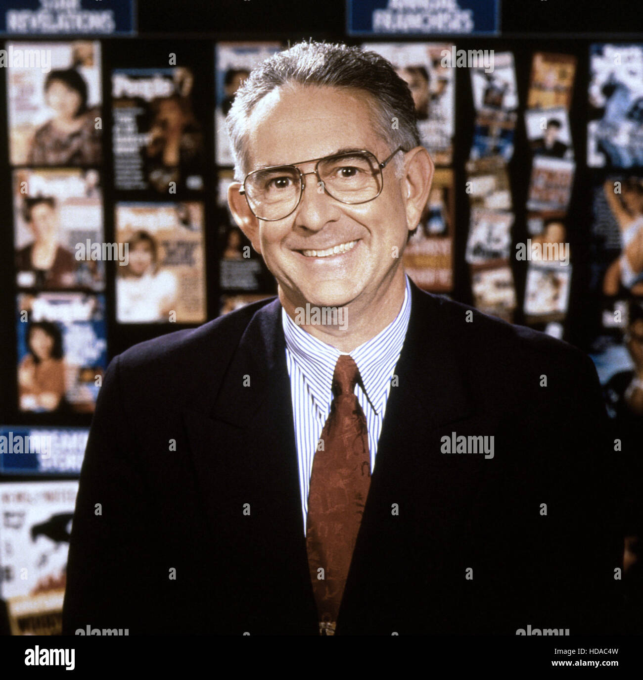 EXTRA, David Nuell, 1994 -, © Warner Brothers/courtesy Everett ...