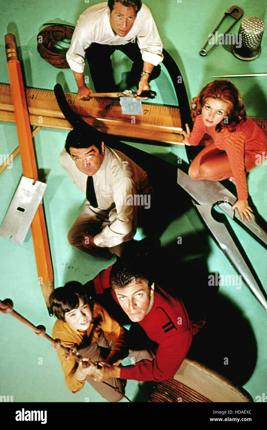 LAND OF THE GIANTS, Don Matheson, Kurt Kasznar, Deanna Lund, Stefan ...