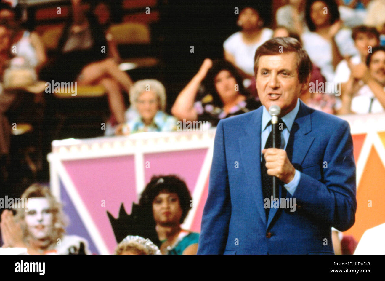 LET'S MAKE A DEAL, Monty Hall (host), 1963-76 Stock Photo - Alamy
