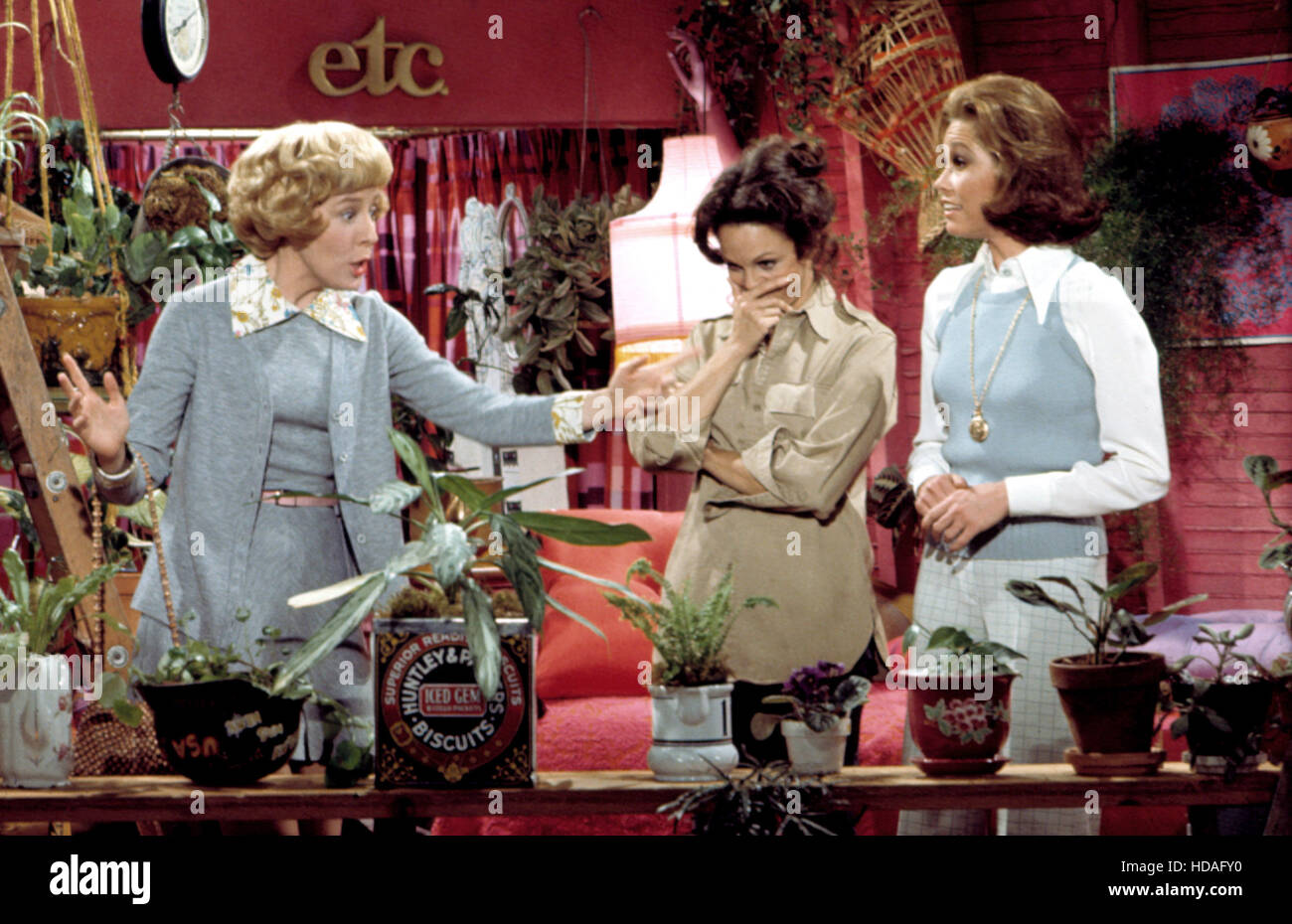 THE MARY TYLER MOORE SHOW, Georgia Engel, Valerie Harper, Mary Tyler ...