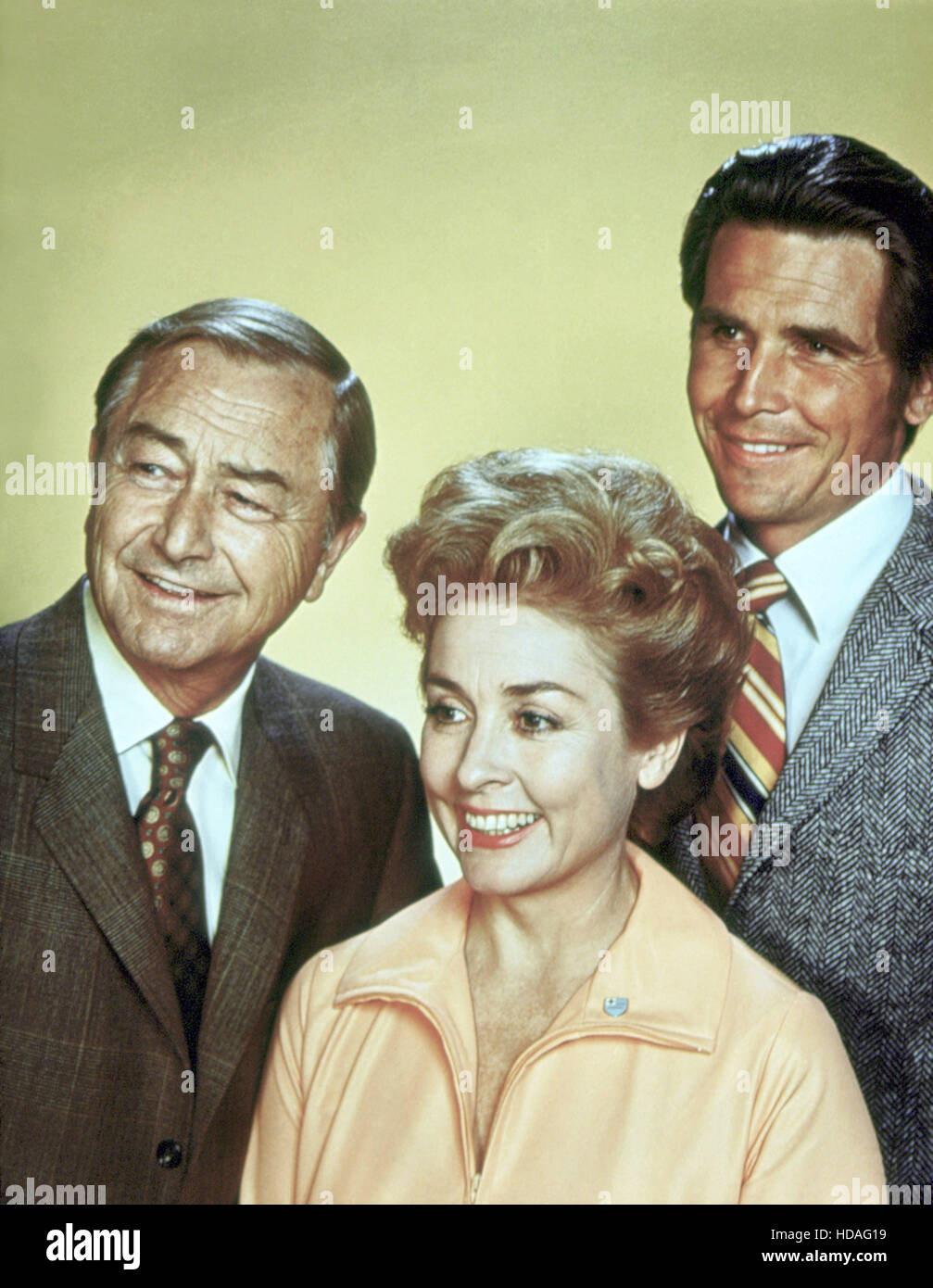 MARCUS WELBY M.D., Robert Young, Elena Verdugo, James Brolin, 1969-76 ...