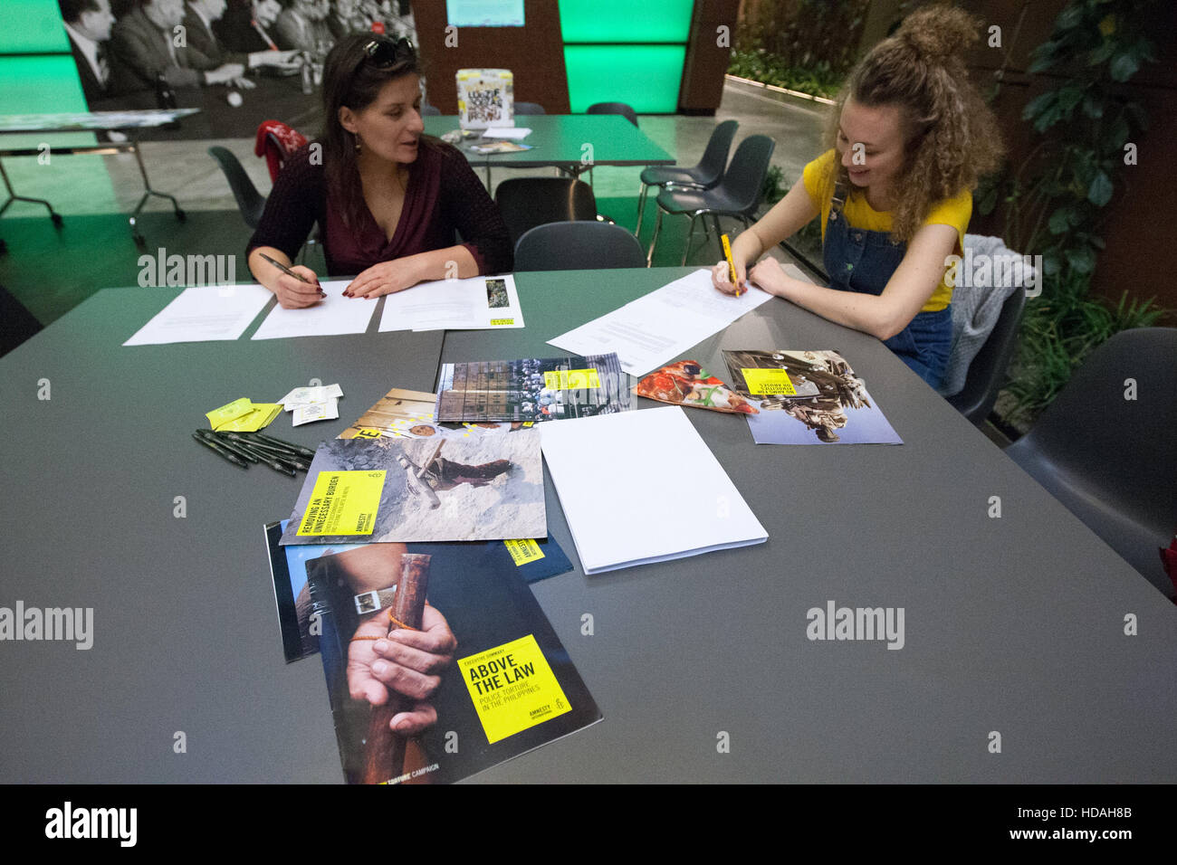 Write for rights amnesty international hi-res stock photography and ...