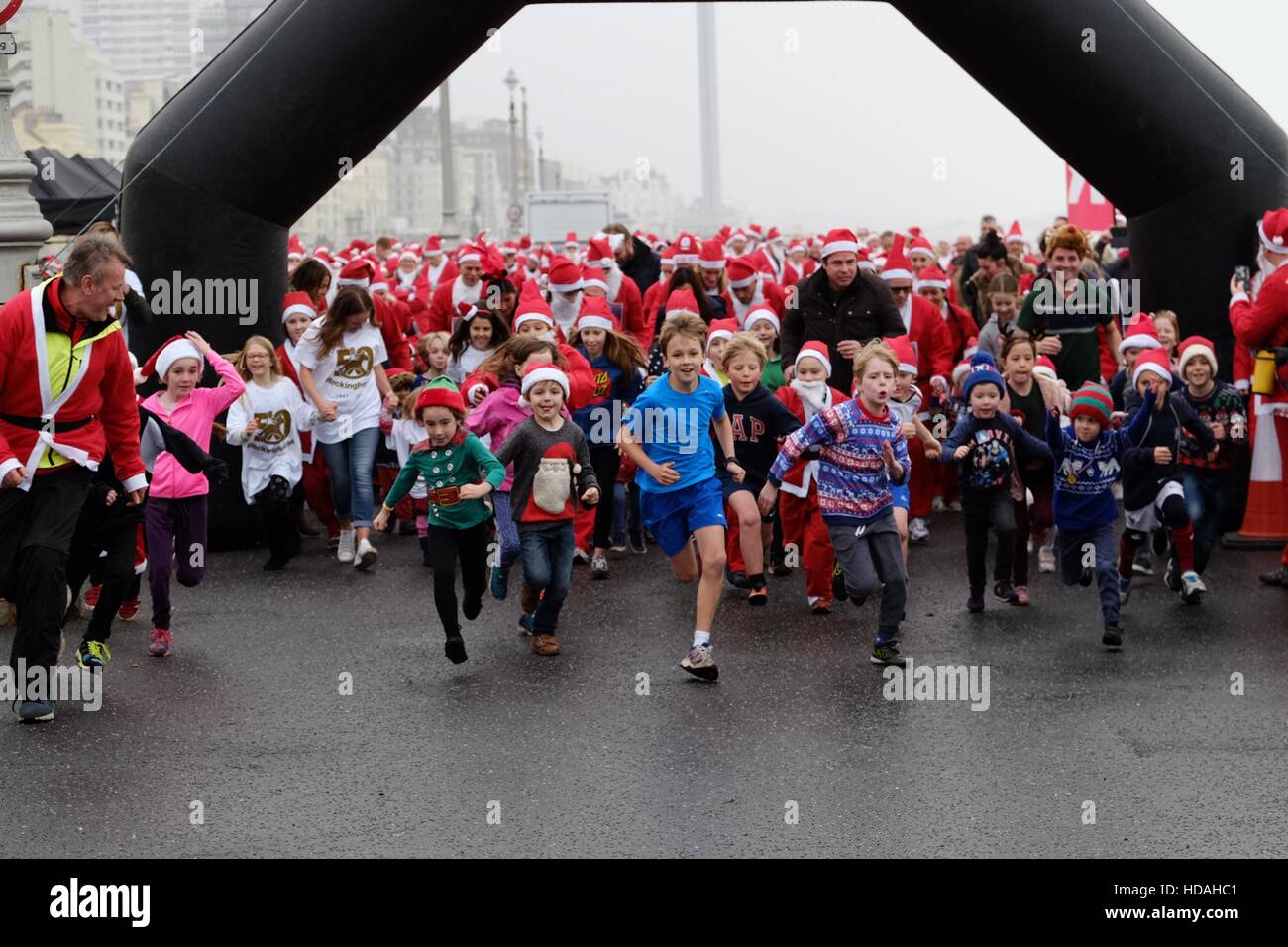 Brighton santa dash hi-res stock photography and images - Alamy