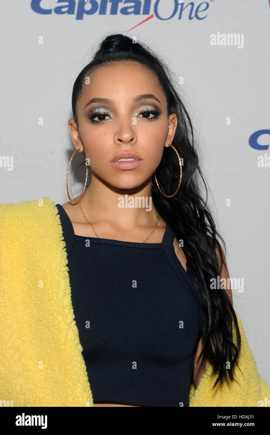 Tinashe z100 hi-res stock photography and images - Alamy