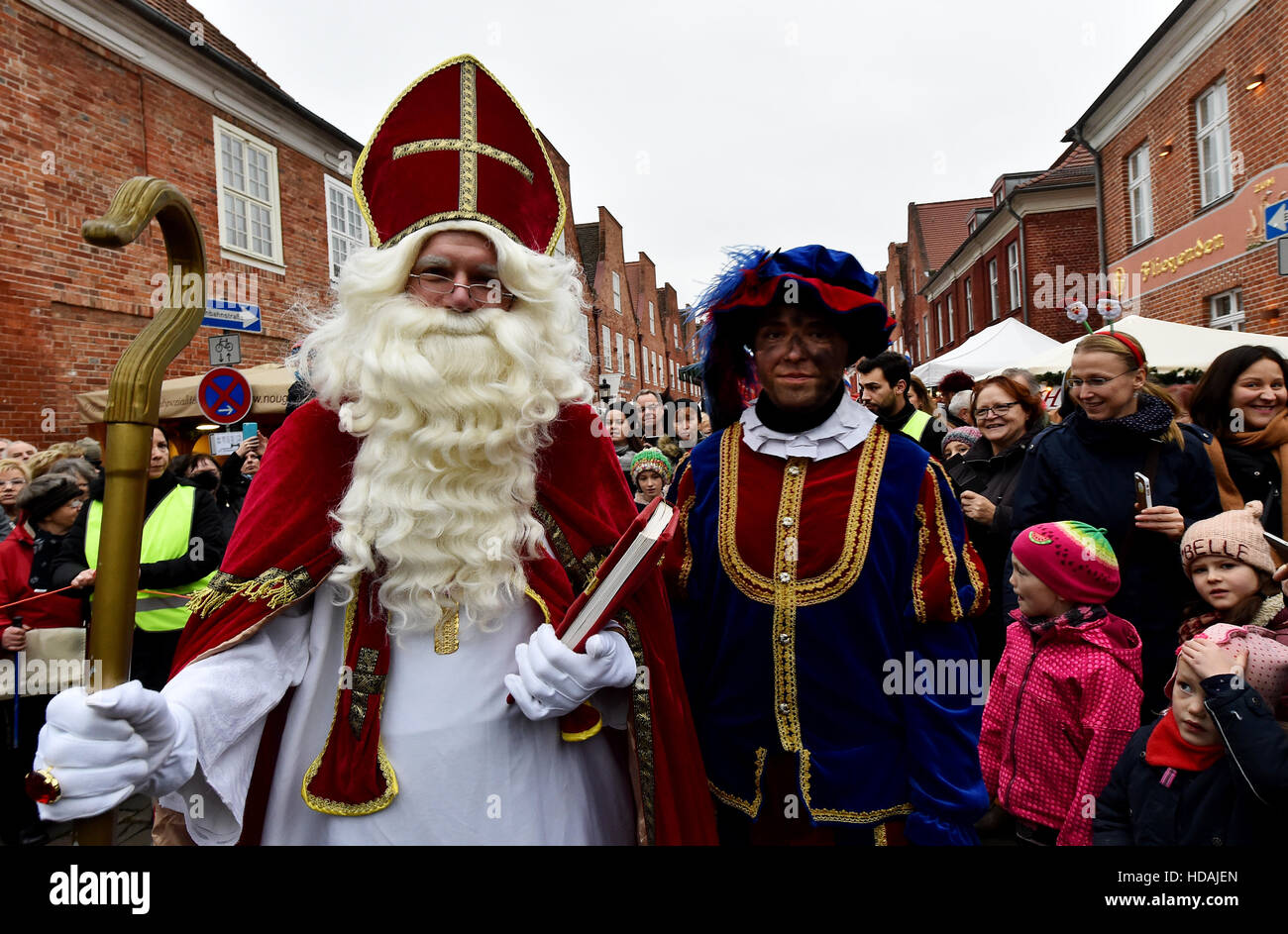 Potsdam, Germany. 10th Dec, 2016. Sinterklaas (the Dutch name for Santa ...