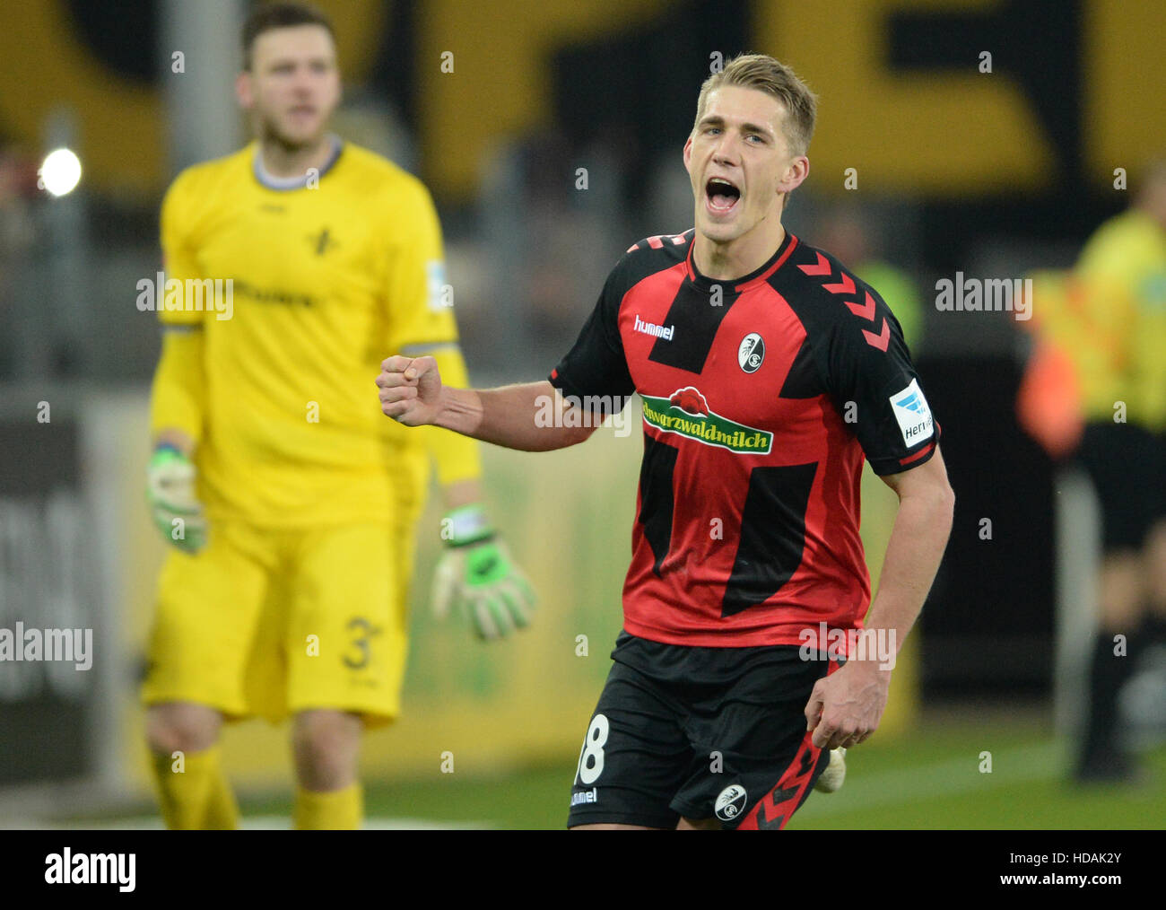 Freiburg, Germany. 10th Dec, 2016. Nils Petersen (L) celebrates after ...