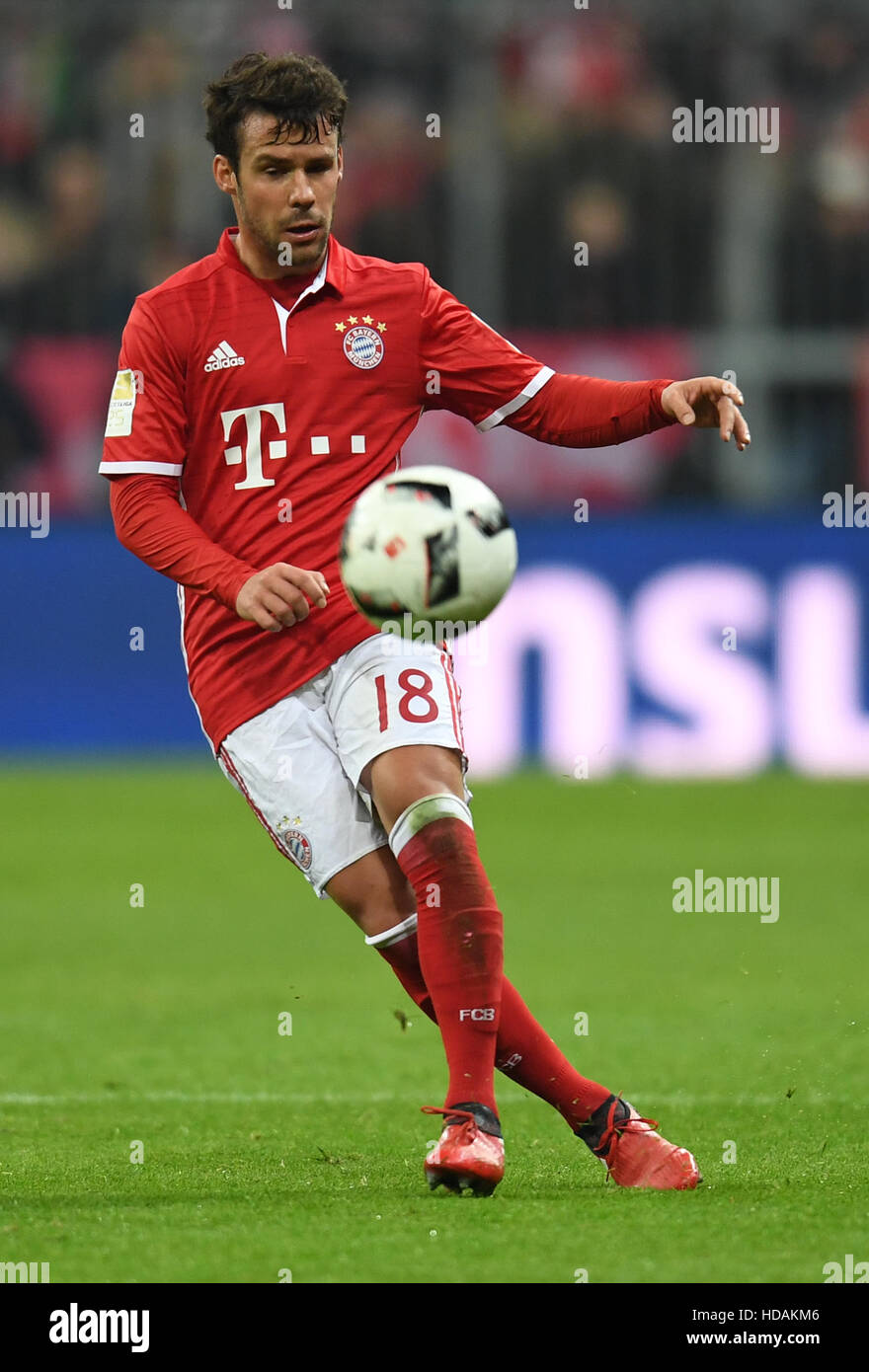 Munich, Germany. 10th Dec, 2016. Munich's Juan Bernat on the ball ...