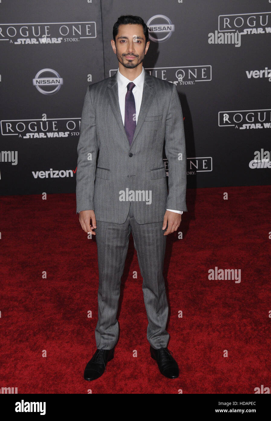 Riz ahmed rogue one hi-res stock photography and images - Alamy