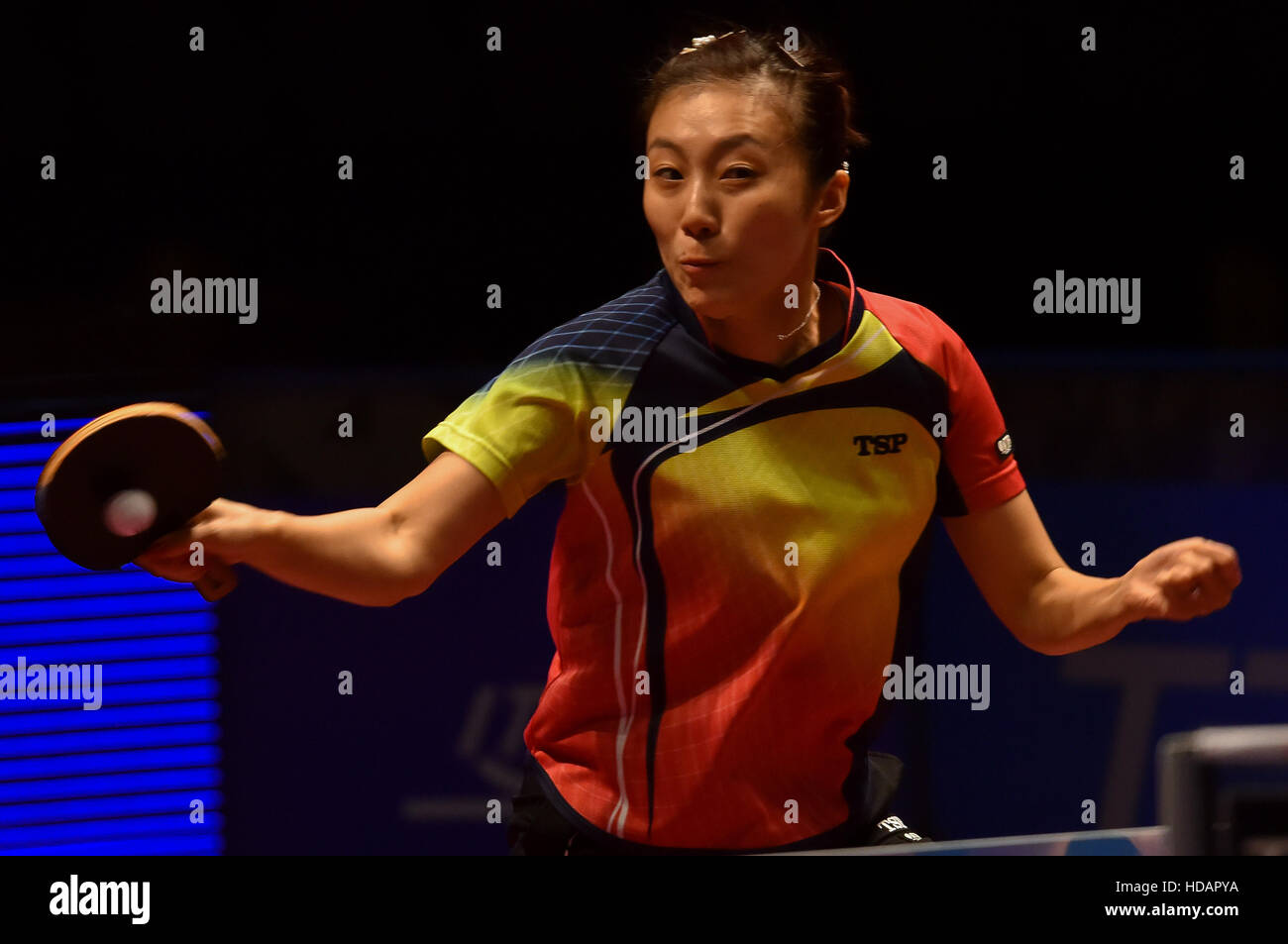 Doha, Qatar. 10th Dec, 2016. Han Ying of Germany returns a shot during ...