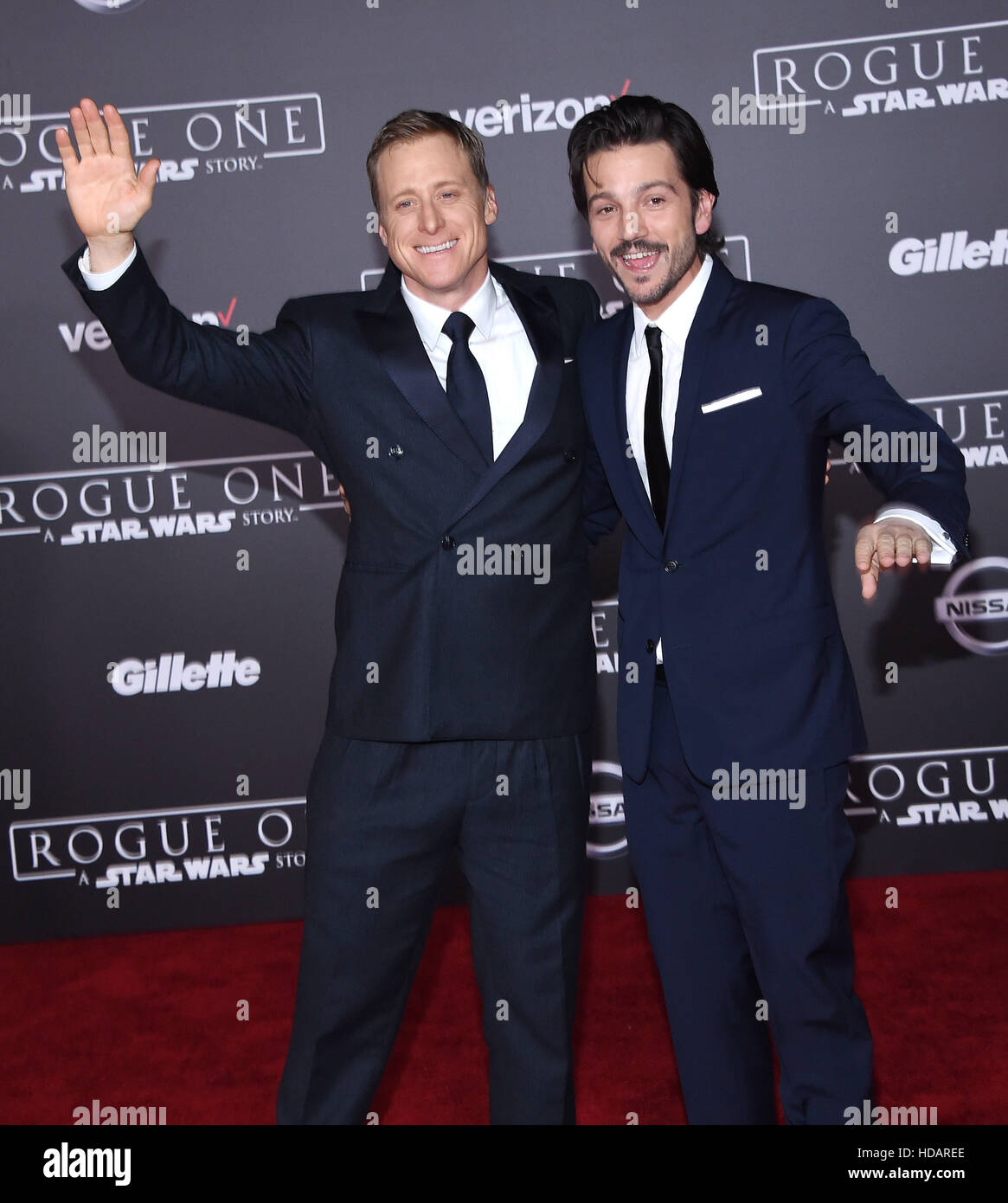 Hollywood, California, USA. 11th Dec, 2016. Alan Tudyk and Diego Luna arrives for the premiere ...