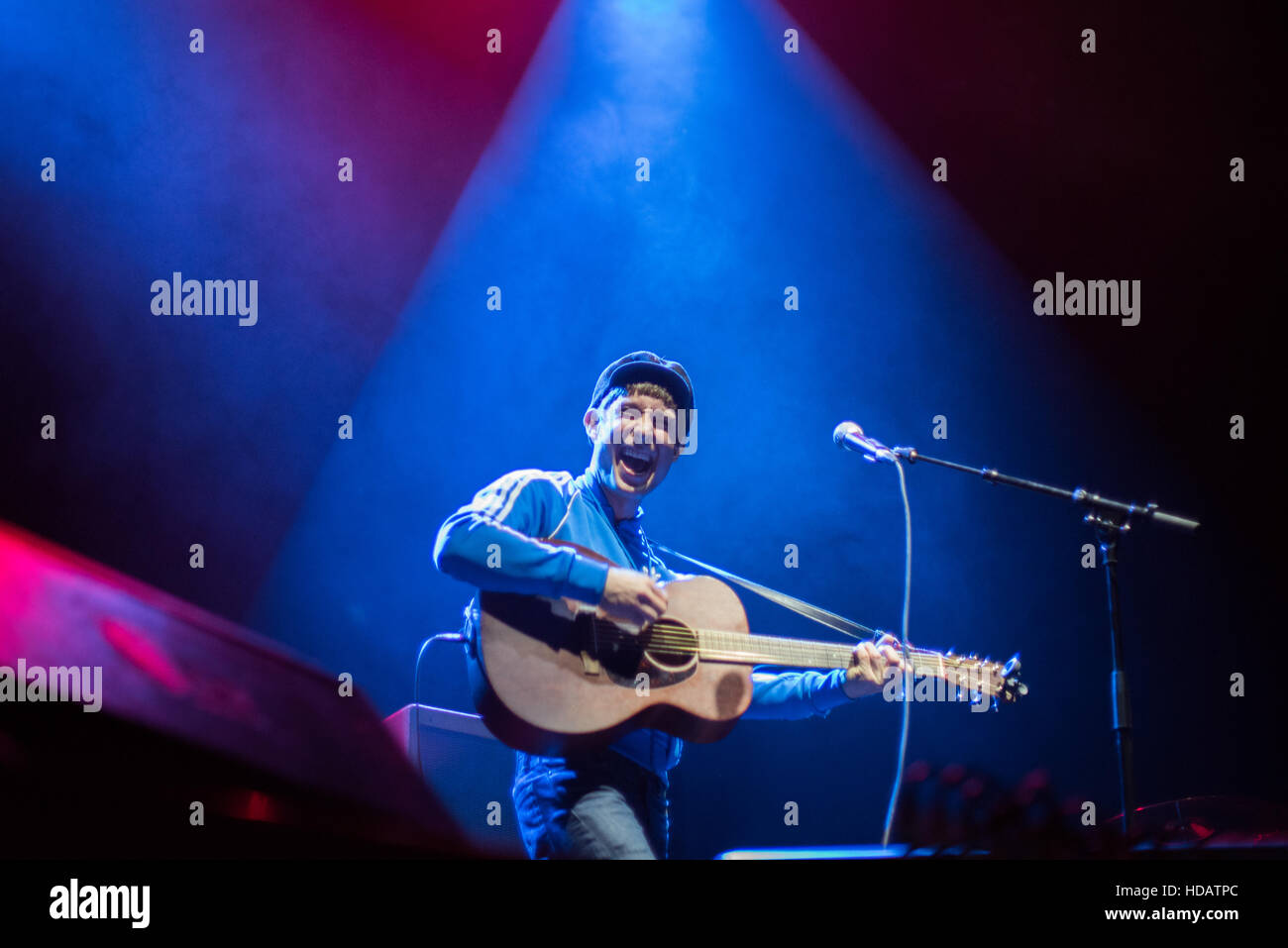 Glasgow, UK. 10th Dec, 2016. Glasgow singer-songwriter Gerry Cinnamon ...