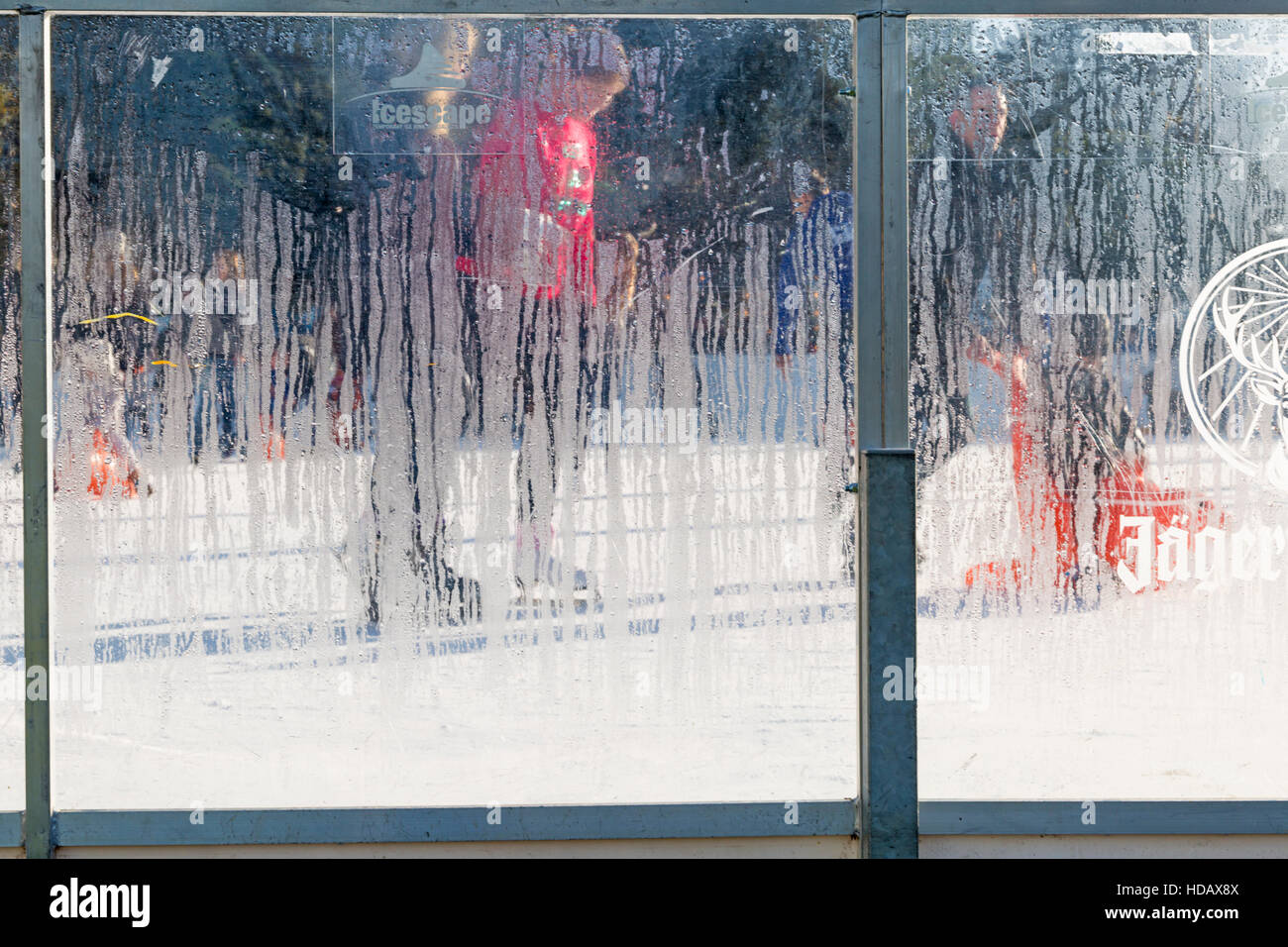 Bournemouth, Dorset, UK 11 December 2016. Visitors enjoy skating on the ...