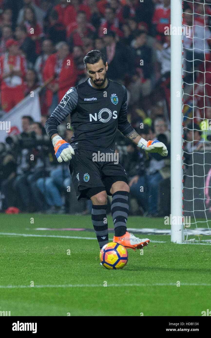 Sporting lisbon goalkeeper rui patricio hi-res stock photography and ...