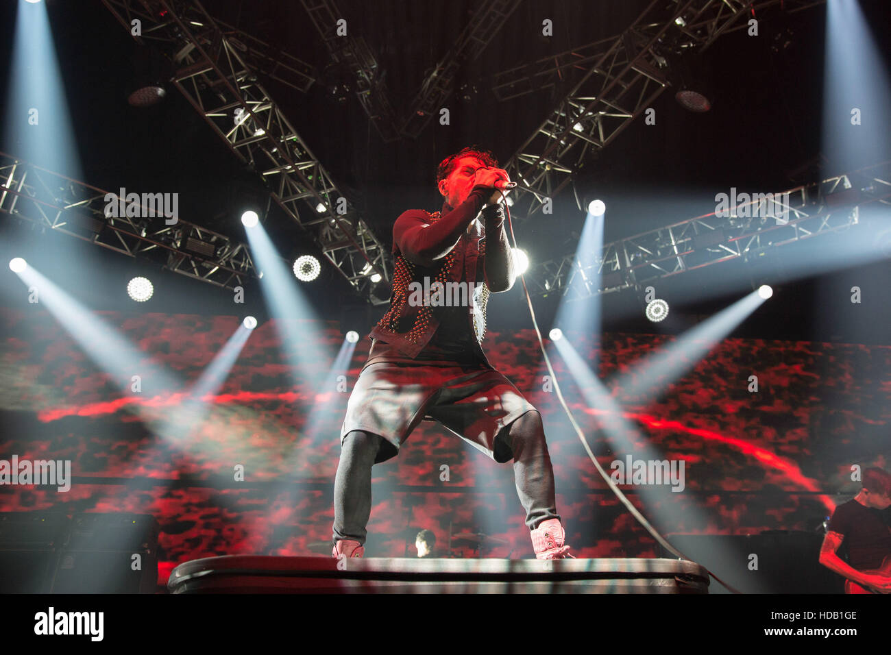 Inglewood, California, USA. 10th Dec, 2016. DAVEY HAVOK of AFI during ...