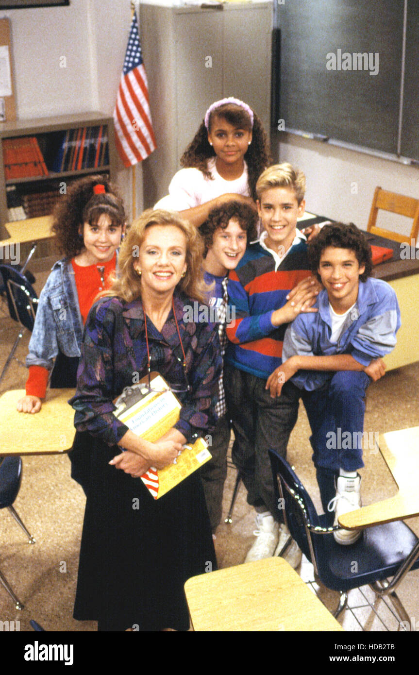 Lark Voorhies And Mark Paul Gosselaar