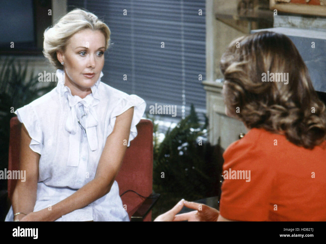 GOOD MORNING, AMERICA, from left: Maureen Dean, Sandy Hill, 1975-, ©ABC ...