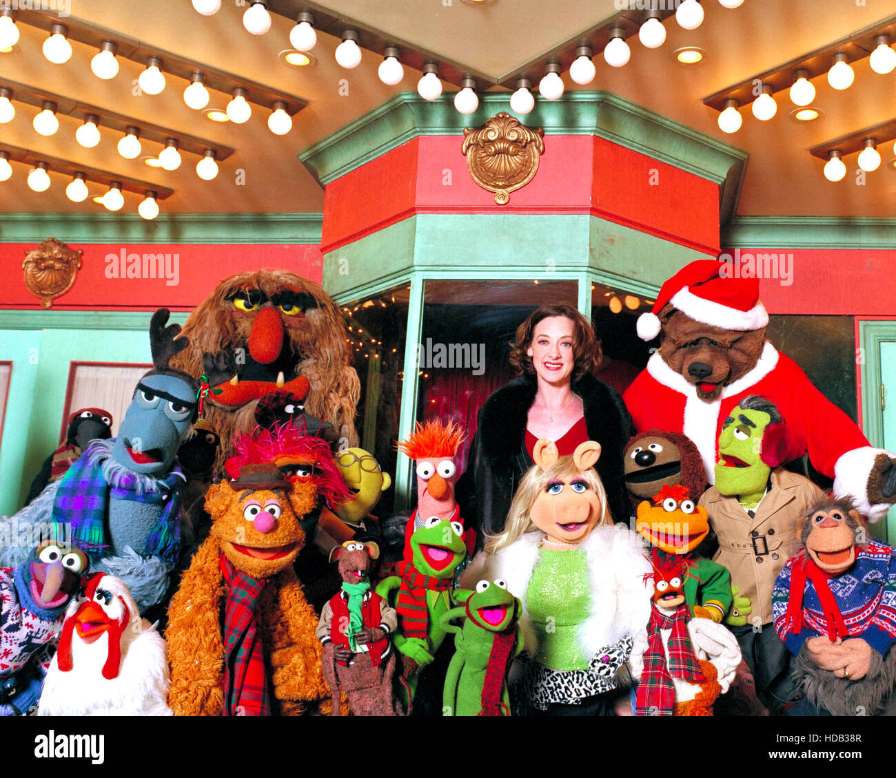 IT'S A VERY MERRY MUPPET CHRISTMAS MOVIE, Joan Cusack, with Gonzo ...
