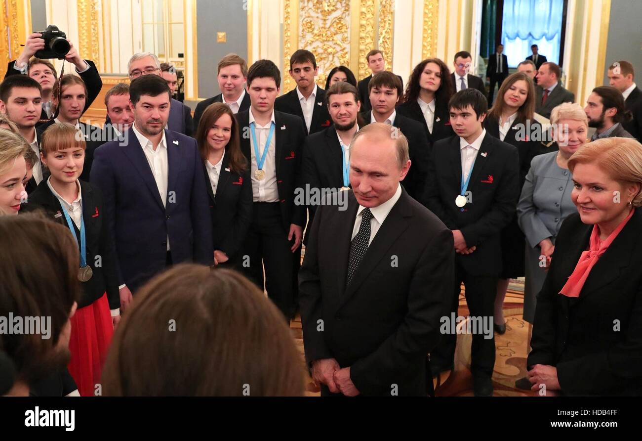 Russian President Vladimir Putin meets with the Russian WorldSkills ...