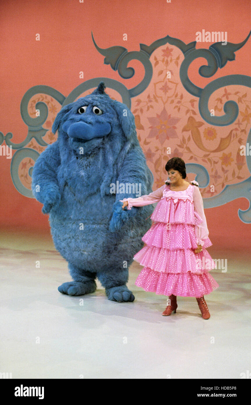 THE MUPPET SHOW, l-r: Thog, Kaye Ballard (right), (Season 1, aired May ...