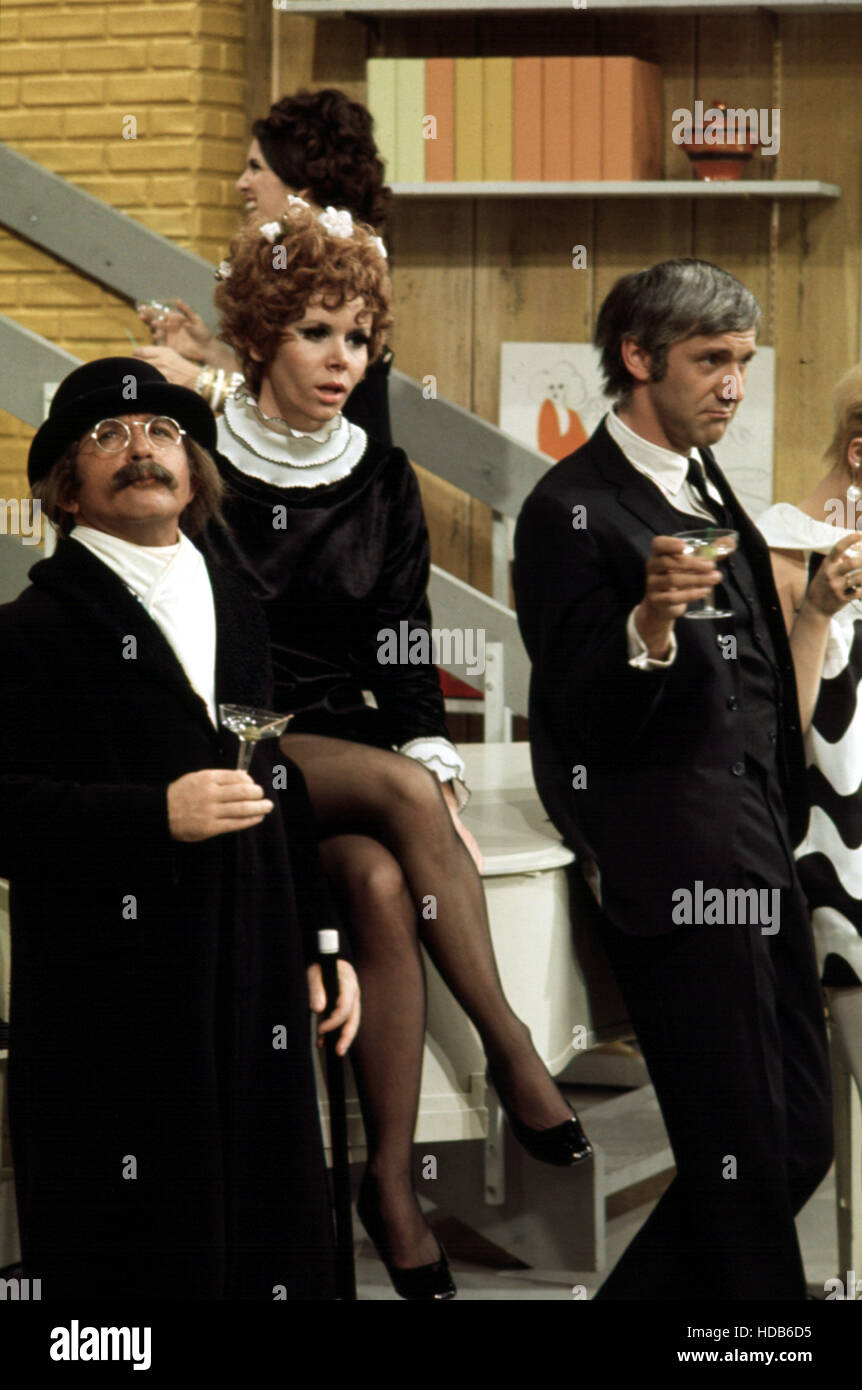 ROWAN AND MARTIN'S LAUGH-IN, Arte Johnson, Judy Carne, Ruth Buzzi ...
